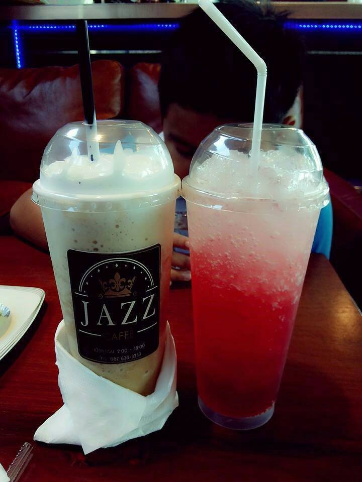 รีวิว Jazz Caffè - กาแฟเข้มมาก แนะนำเลยต้องลอง