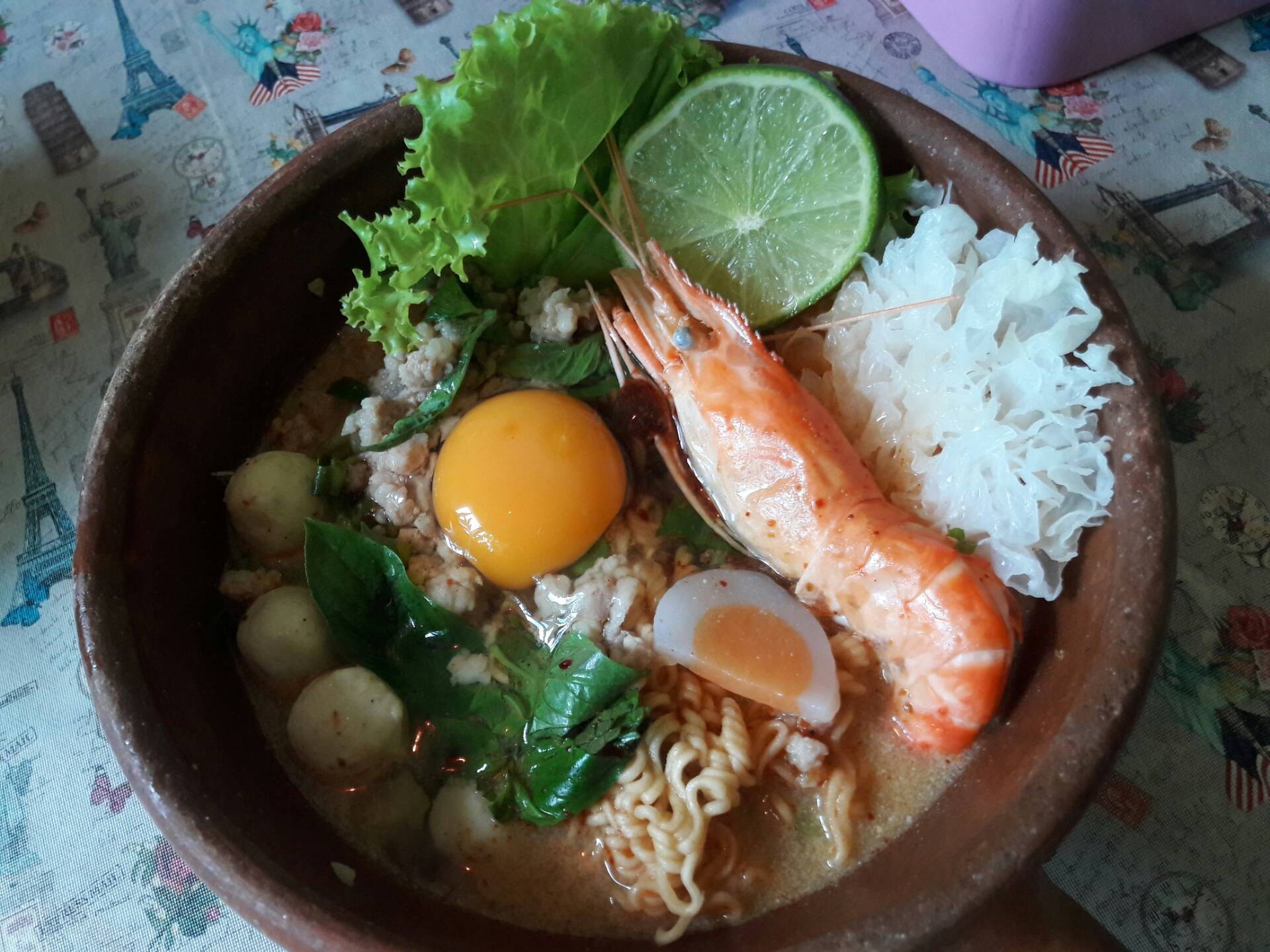 รีวิว ร้านก๋วยเตี๋ยวไข่หวานยางมะตูม เจ้าดัง ซอยคำหวาน กลับมาอีกครั้ง