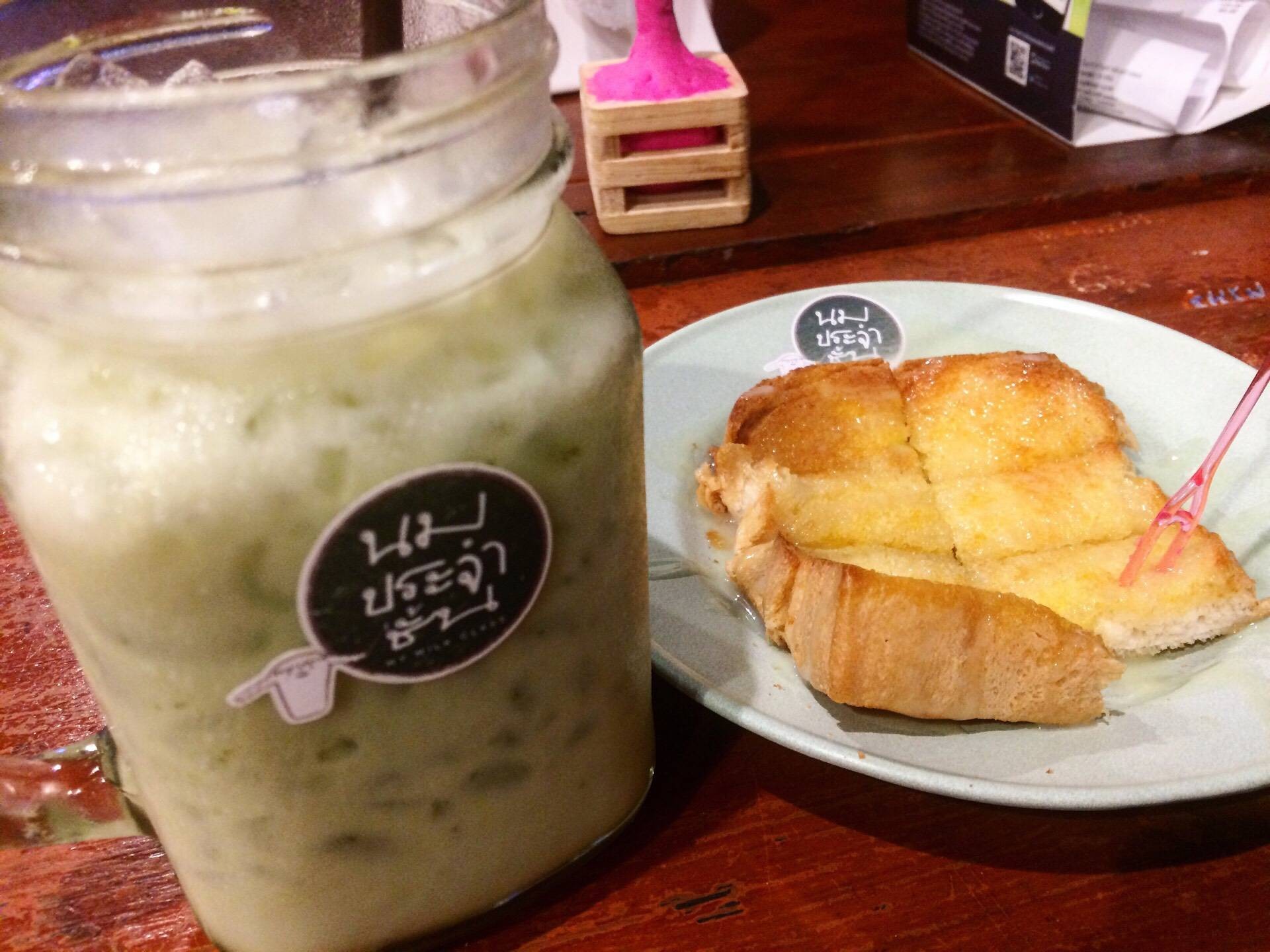 รีวิว นมประจำชั้น สาขา 2 Esplanade Ratchada - ร้านนม เน้นนมนะคะ เมนูนม ...