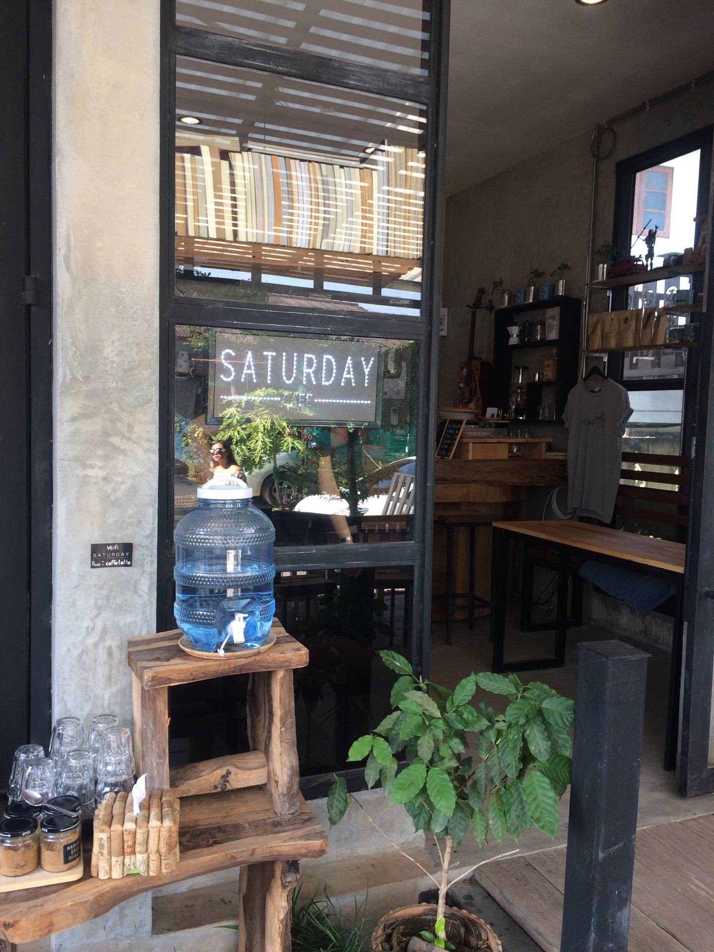 รีวิว Saturday Cafe - กาแฟอร่อย รสชาติดี ราคาไม่แพง