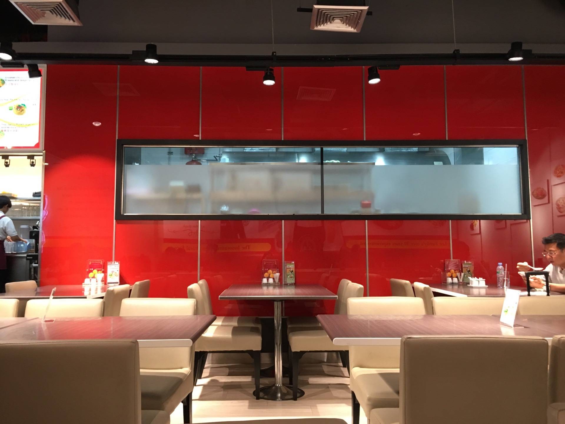 รีวิว Lee Cafe' - กลับจากเมืองนอกมา เจออาหารที่นี่...แซ่บเว่อร์!