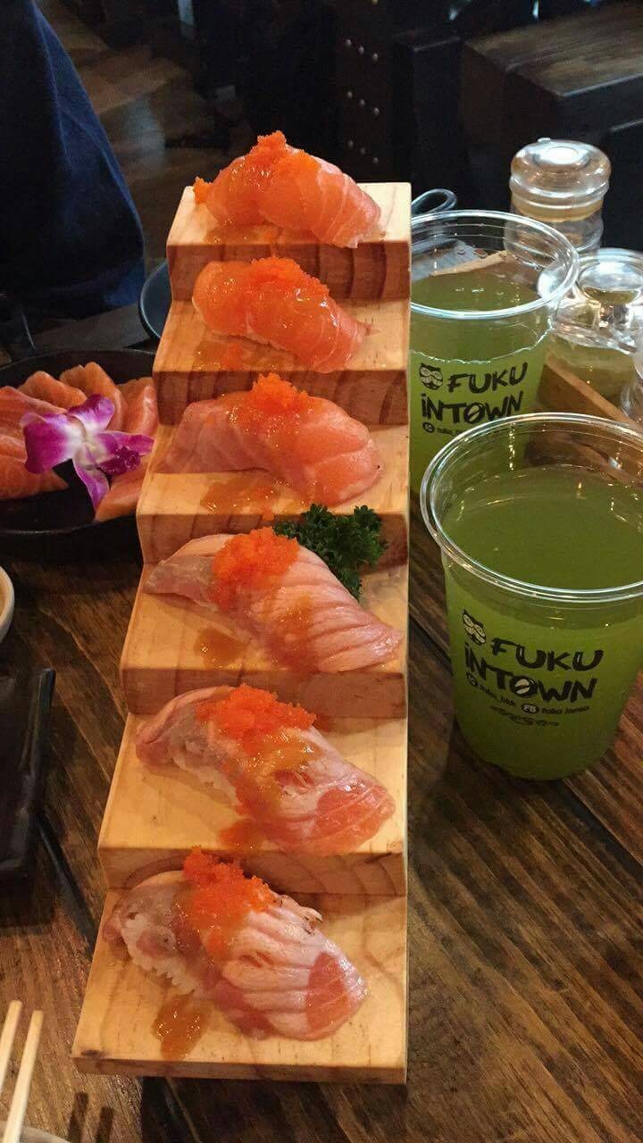 รีวิว FUKU INTOWN เซ็นเตอร์ พอยท์ สยามสแควร์ 1 - บุฟเฟต์แซลมอน