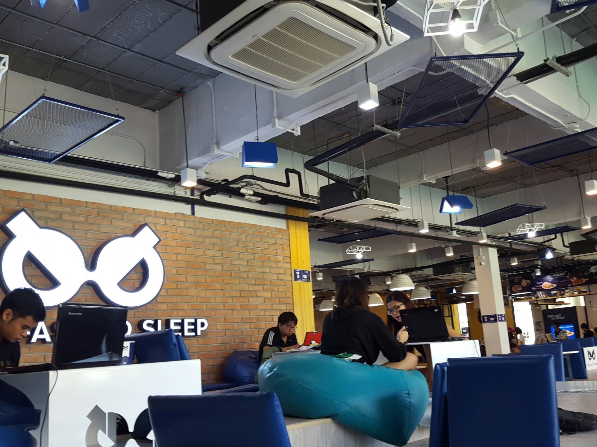 รีวิว Too Fast Too Sleep KU - อยากให้มีร้านแบบนี้ที่ชลบุรีบ้าง - Wongnai