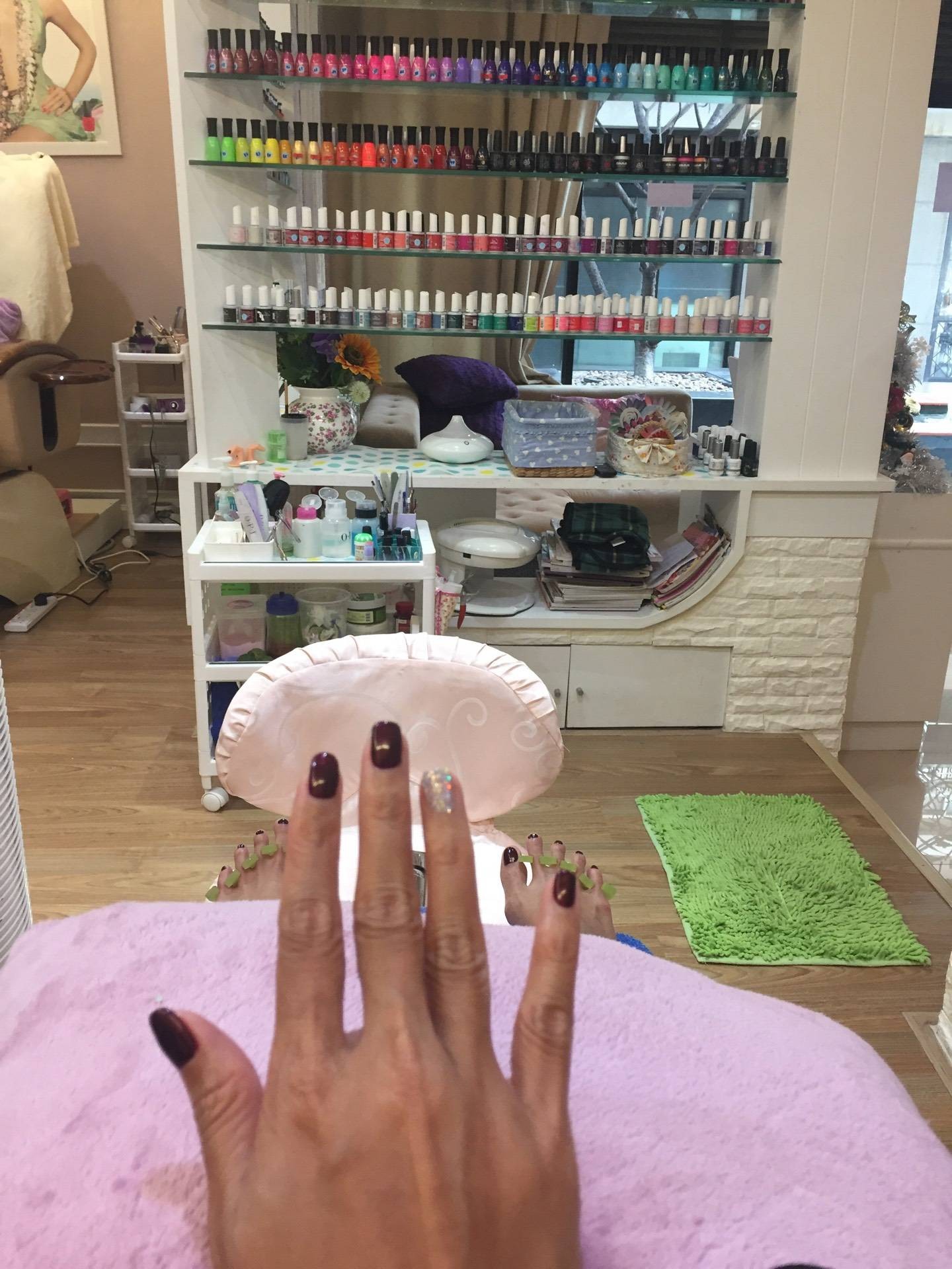 รีวิว Viola nail spa (รักษ์ลีลาวดี) - บริการดี นั่งสบายด้วยเก้าอี้นวดไฟฟ้า