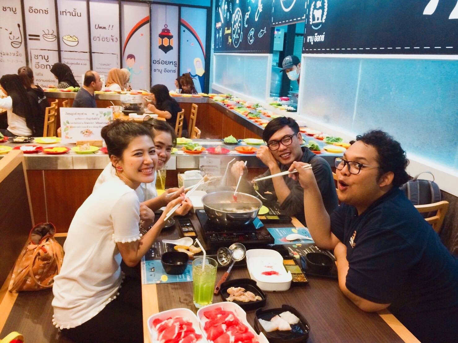 รีวิว SHABU OX - อร่อยๆๆ เราชอบน้ำจิ้มร้านนี้มาก น้ำจิ้มมีให้เลือกหลาย ...