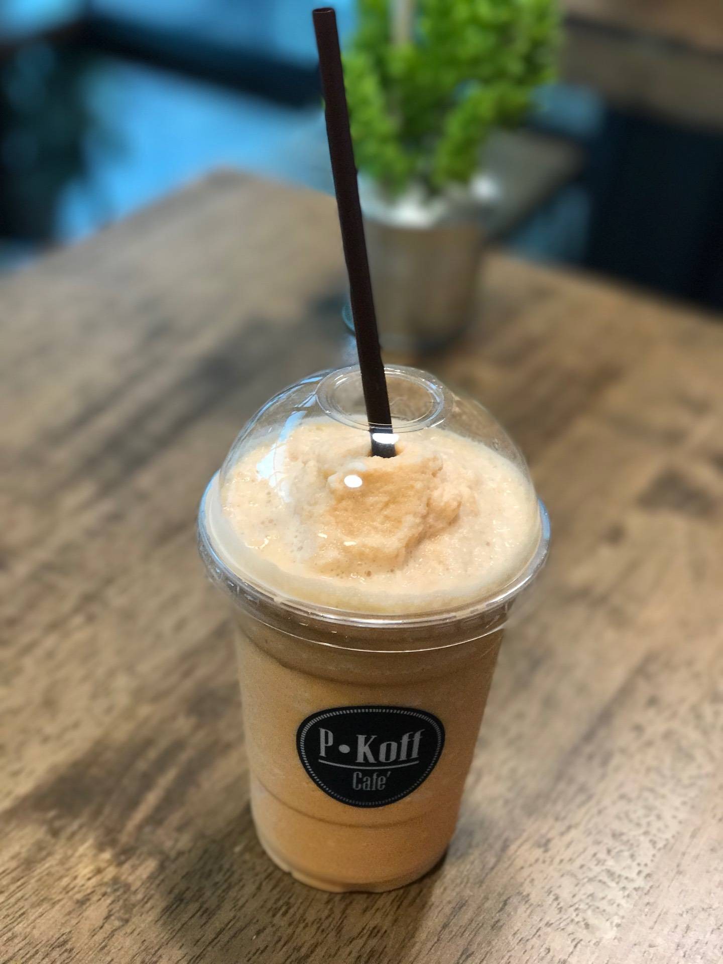 รีวิว P Koff Cafe’ P-Koff Cafe’ - มาล้างรถ เลยนั่งเพลินๆ