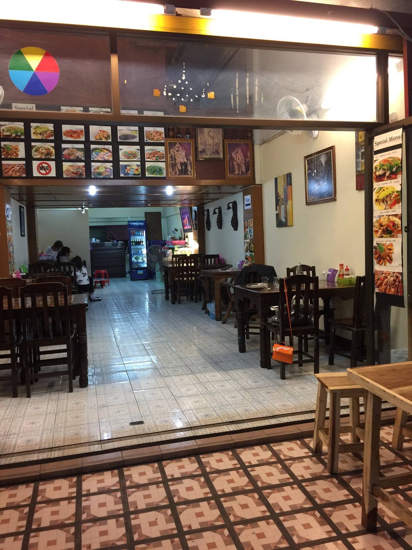 รีวิว อูโนพิซซ่าอิตาลี - Thai and Italian restaurant near Wat Chiang Mun and Jok Somphet.