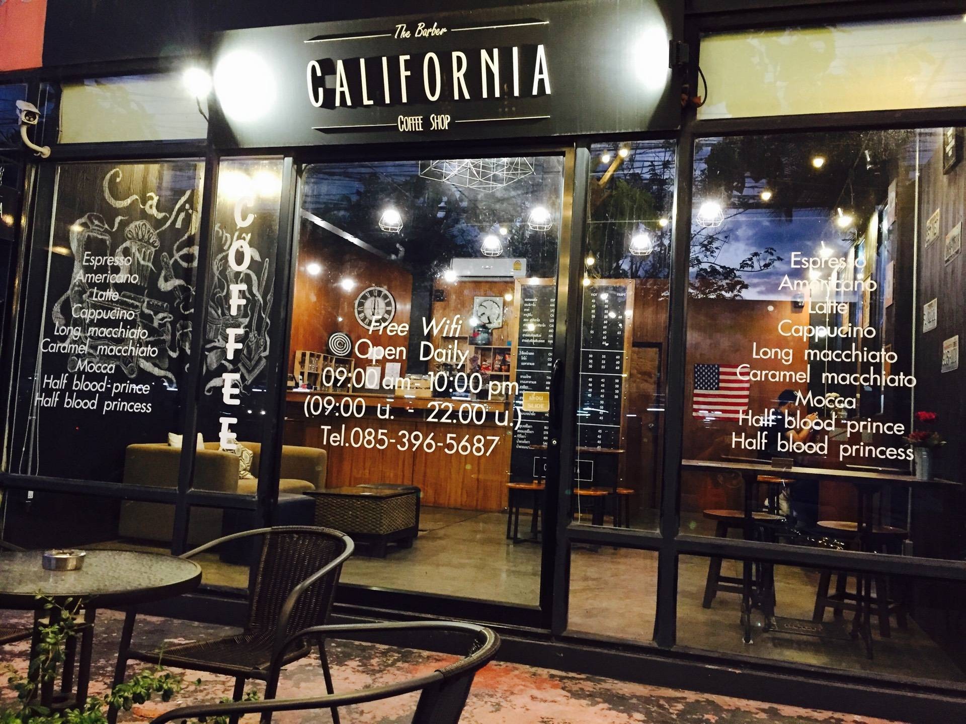 รีวิว California Barber & Coffee Shop - ร้านวินเทจ