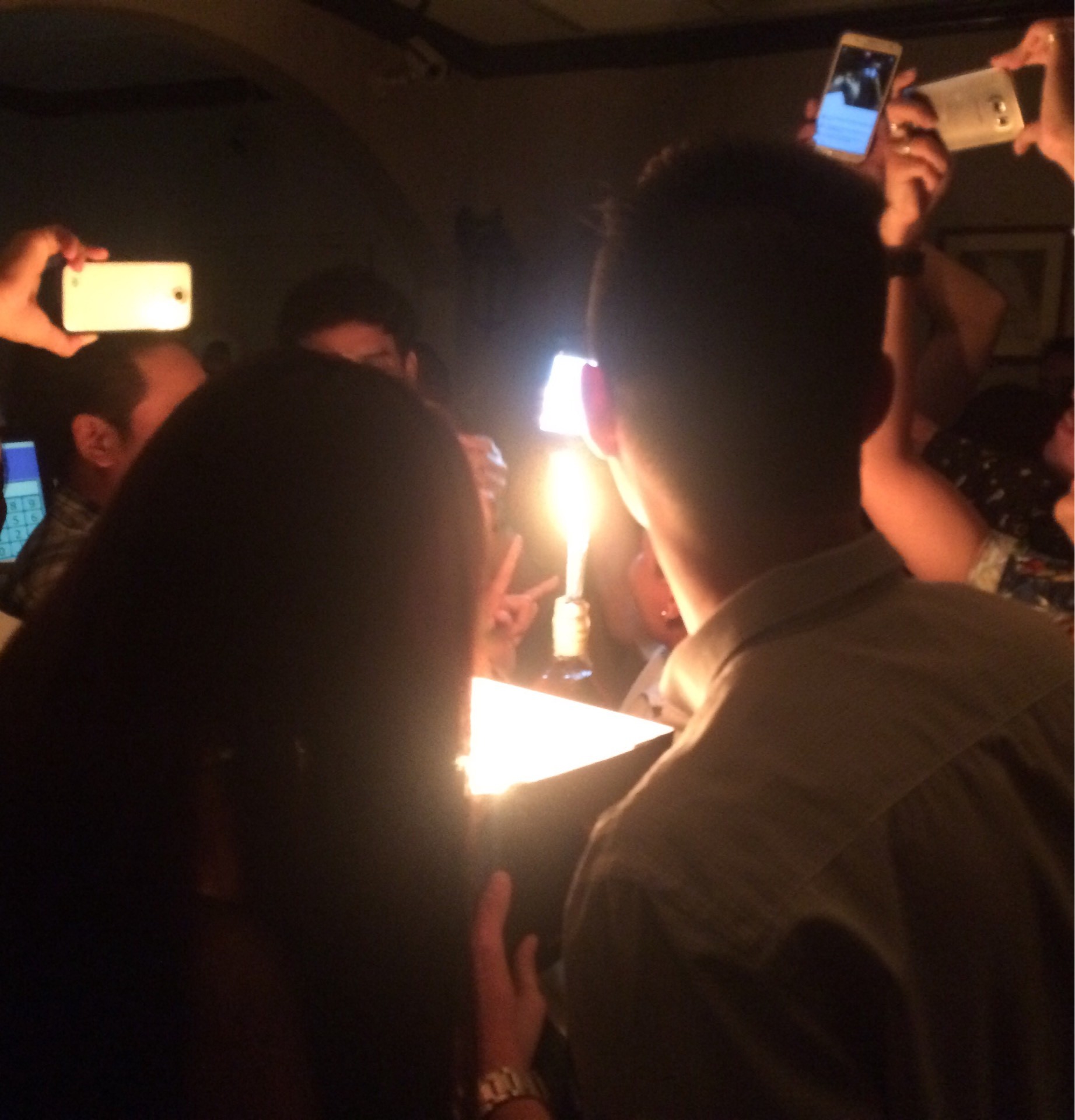 รีวิว Molly Bar - ม่ายยยยม้าววว ... จะเหลือหรอ 🍻🤣👍🏻 - Wongnai