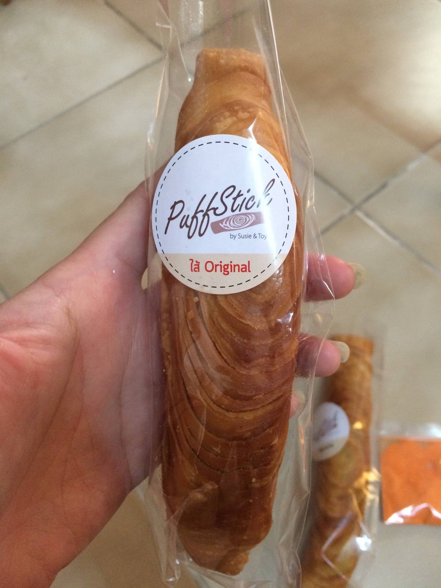 รีวิว Puff Stick By Susie&toy The Emporium - กะหรี่พัฟ รูปแบบใหม่ รสชาต ...