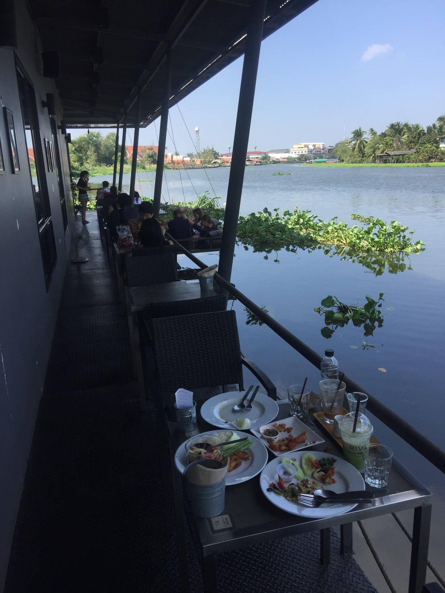 รีวิว RIVA Floating Cafe ปานเทวี ริเวอร์ไซด์ รีสอร์ท แอนด์ สปา - ชอบอ่ะ ...