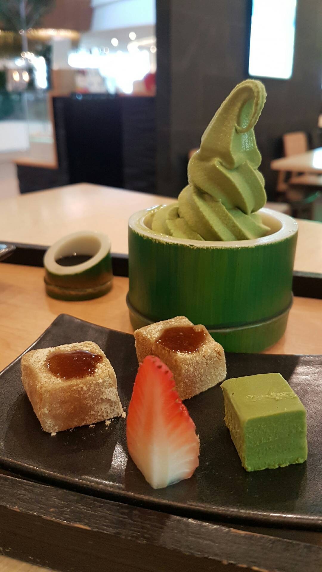 Kyo Roll Set .. ร้าน Kyo Roll En Future Park Rangsit - Wongnai