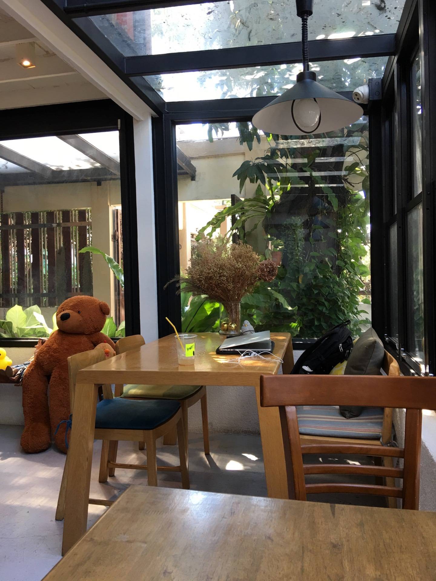 รีวิว Chibi Chibi cafe & atelier - นั่งชิวๆ บรรยากาศดี มีหนังสืออ่าน