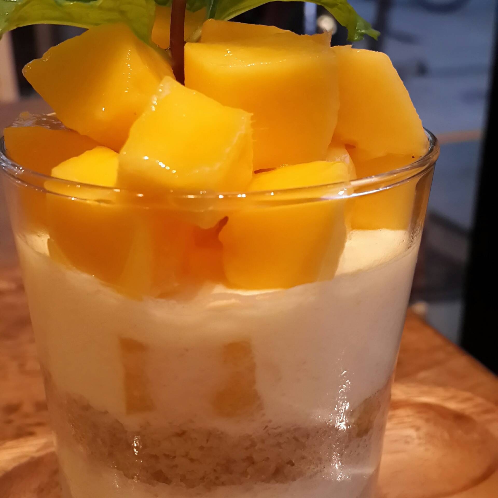 รีวิว Soi 5 Nimman soi 5 - ร้านที่คุณจะได้กิน panini อร่อยๆที่มีชีสเ ...