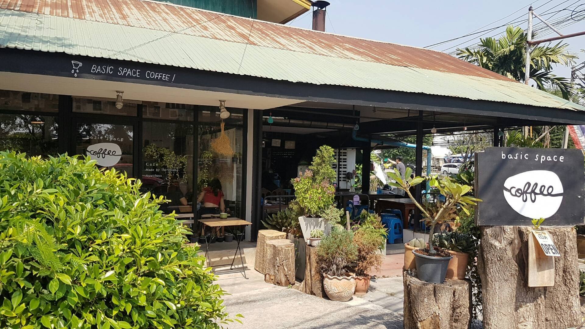 รีวิว Basic Space Coffee - ร้านเล็กๆ รสชาติไม่เล็กนะ