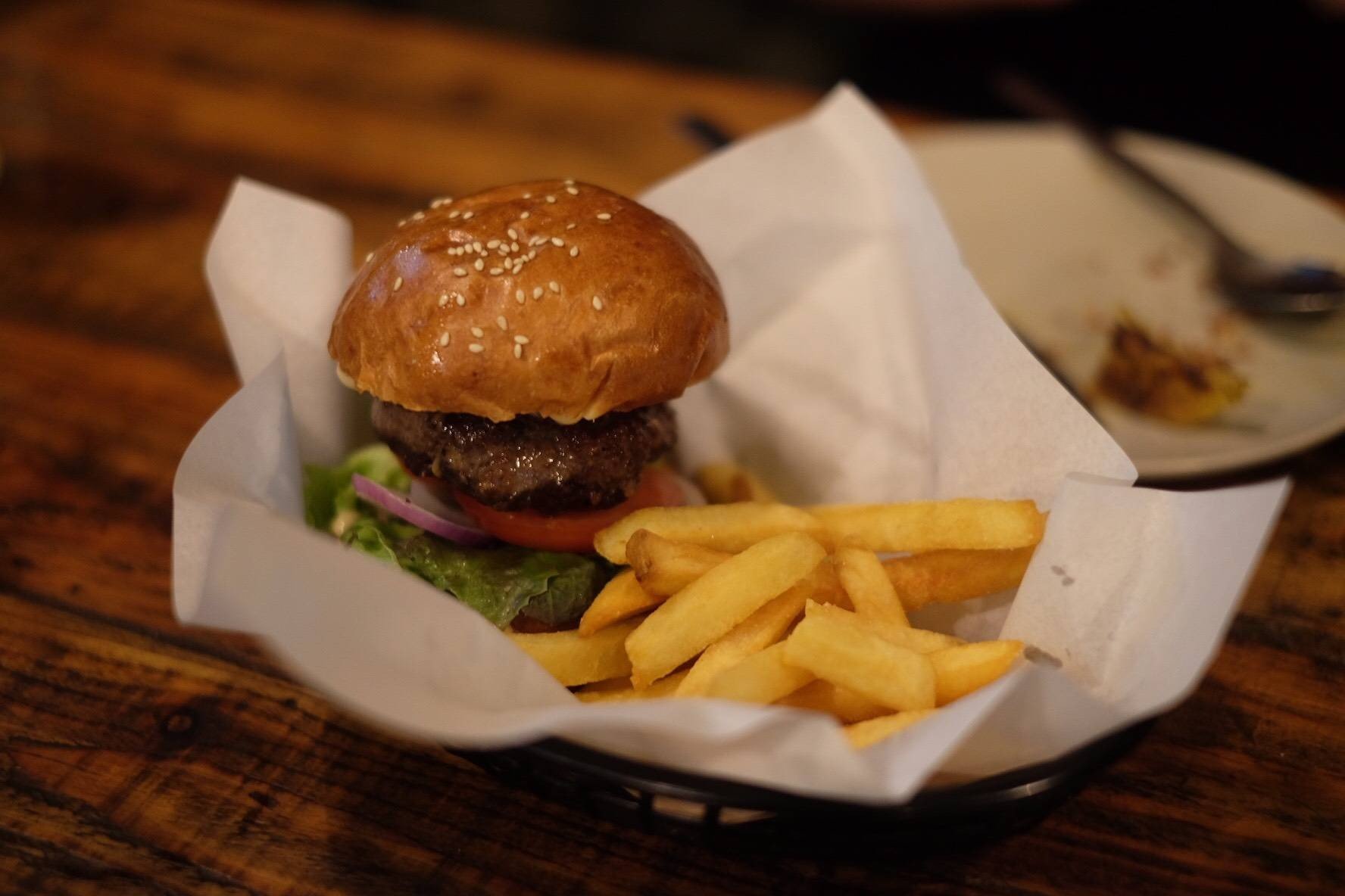 รีวิว Labbie's - ได้ไปทานเบอร์เกอร์มา ไม่อร่อยเลย ขนมปังก็แข็ง ซอส ...