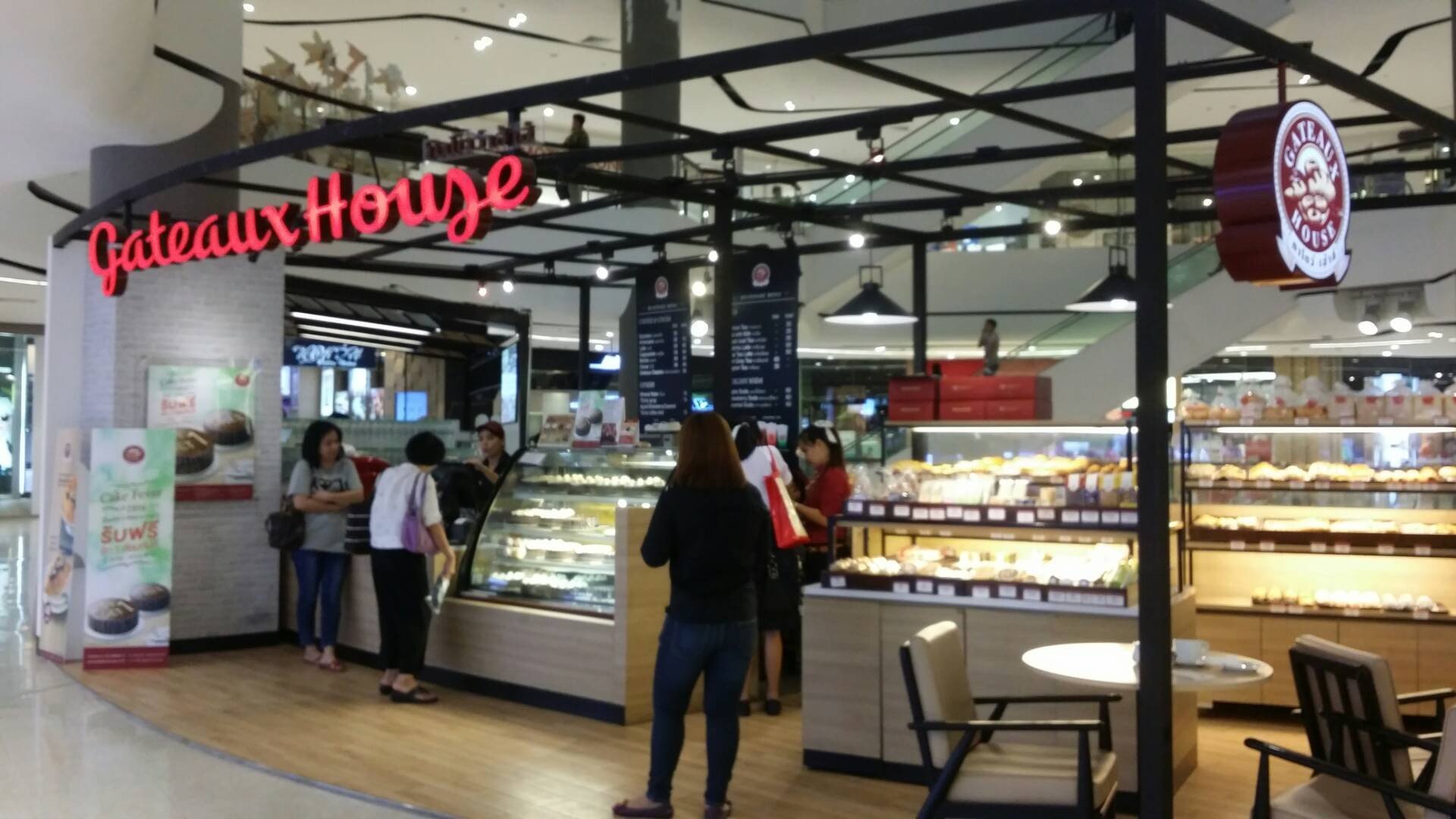 รีวิว Gateaux House เซ็นทรัลปิ่นเกล้า - เค้กนมสดอร่อยจนต้องซื้อยกปอนด์