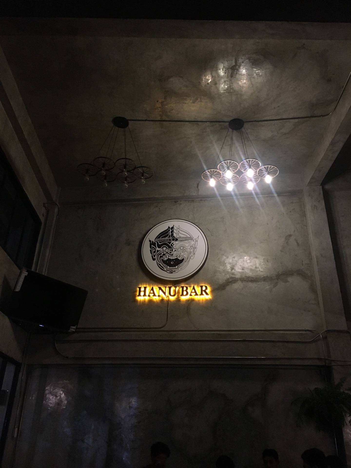 รีวิว Hanu Bar - บาร์เปิดใหม่ตรงข้ามข้าวสาร