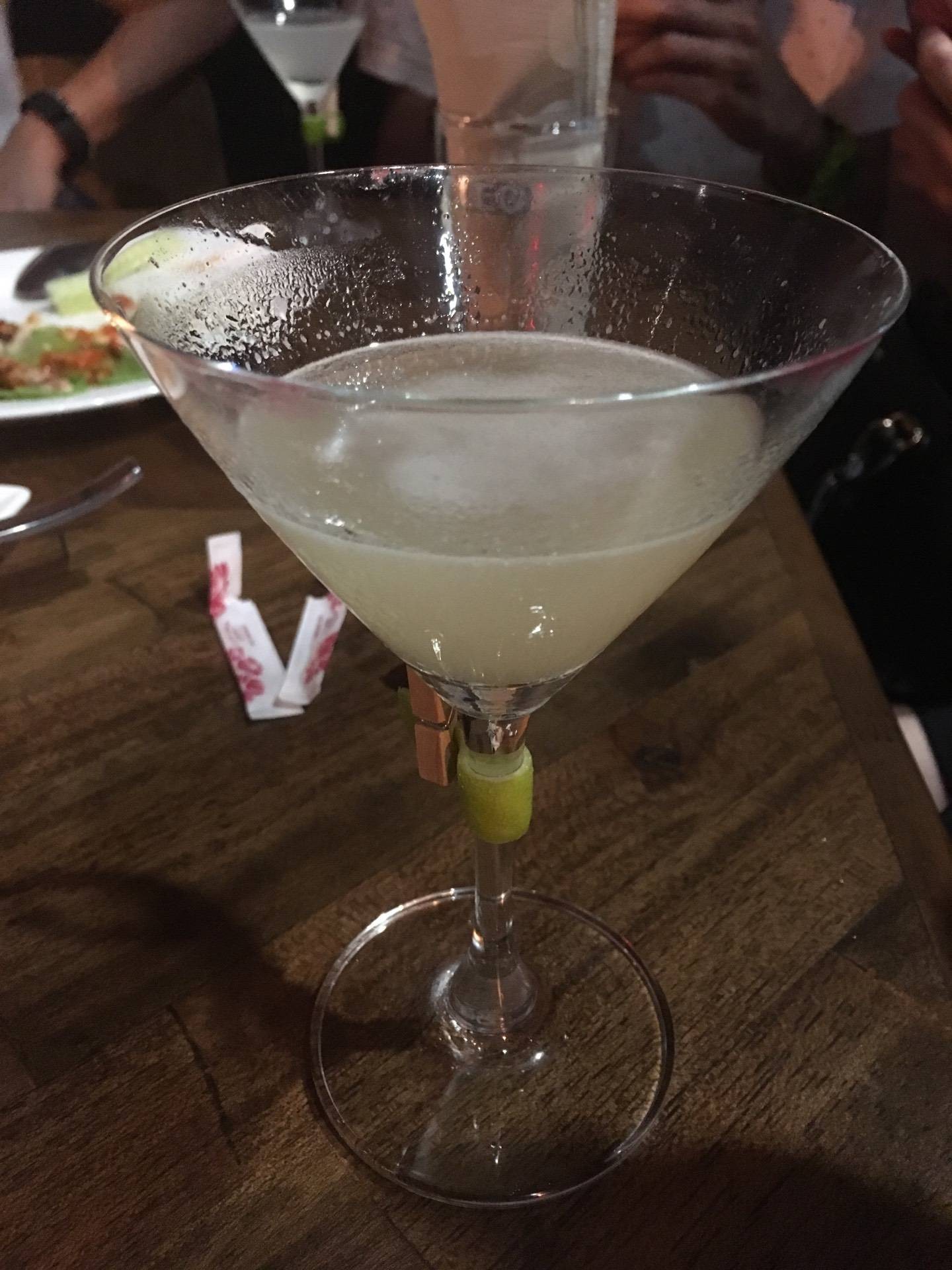 รีวิว Sin Tonic Rajyindee soi 2 - บาร์ชิคๆ คูลๆ