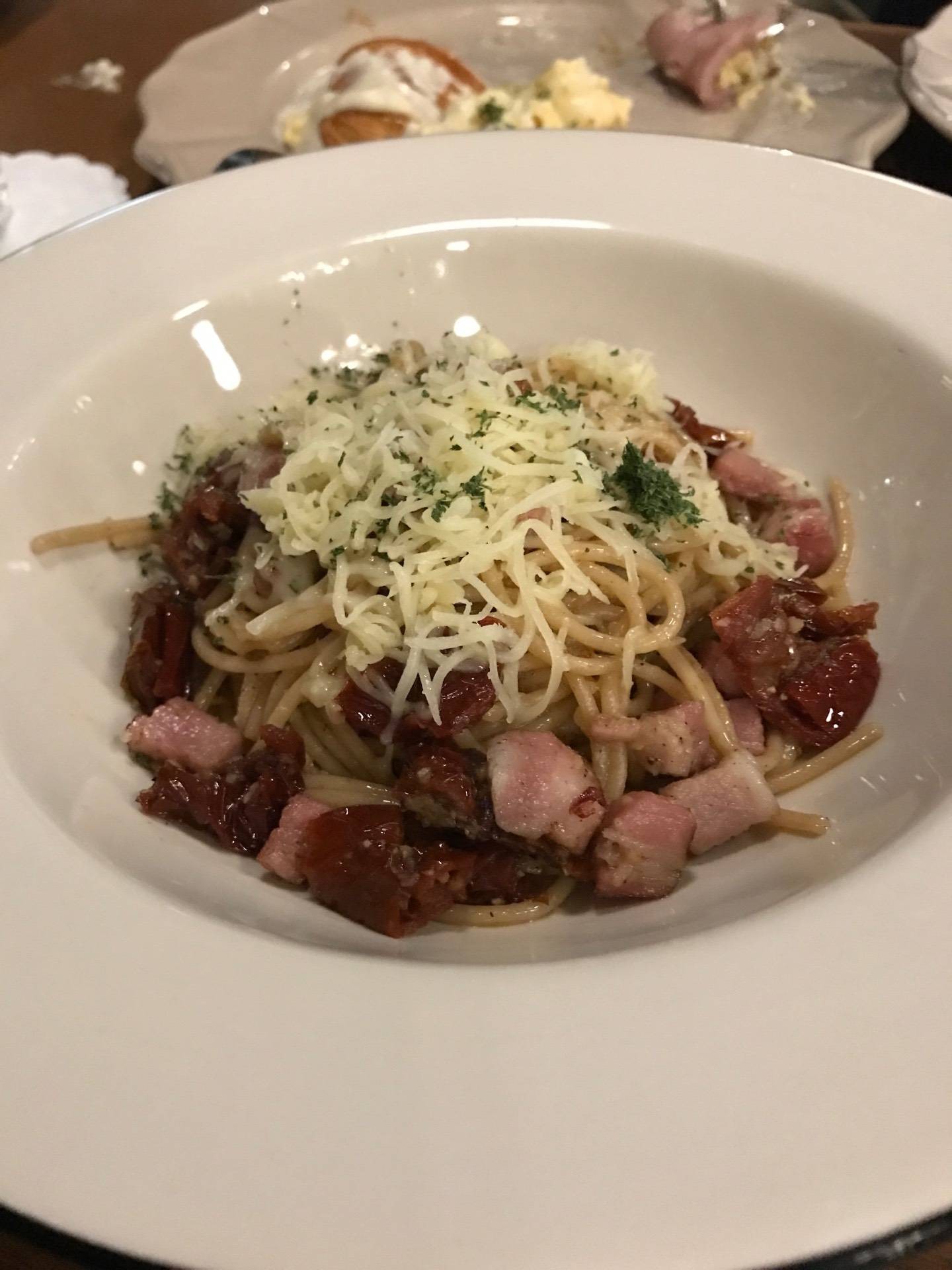 รีวิว CALIN Café : French Café & Gourmet Grocery - ร้านน่ารักแต่อาหารเฉยๆ