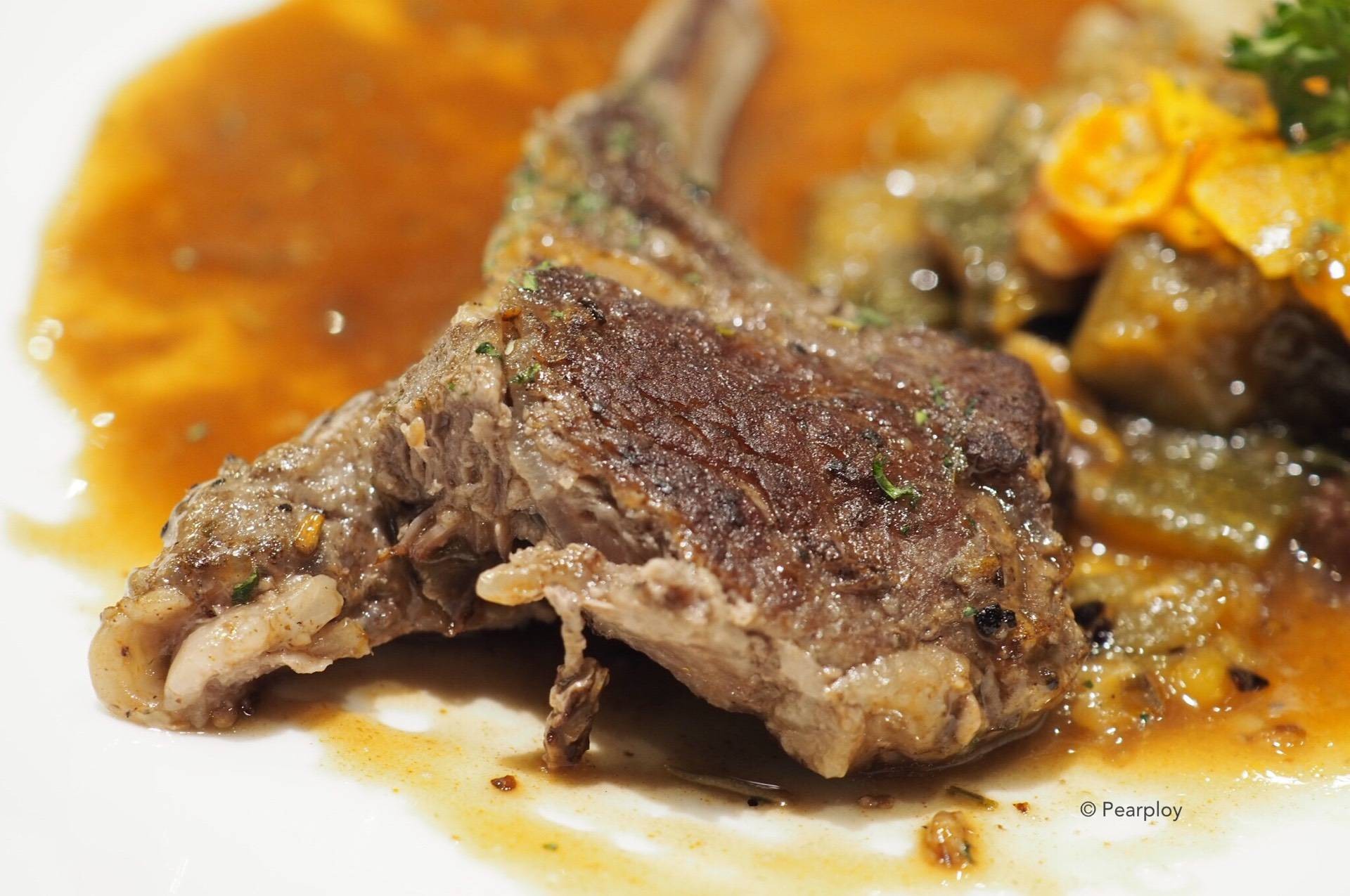 Roasted Lamp Chops Marinated In Provencal Herbs ร้าน La Creperie สยาม ...