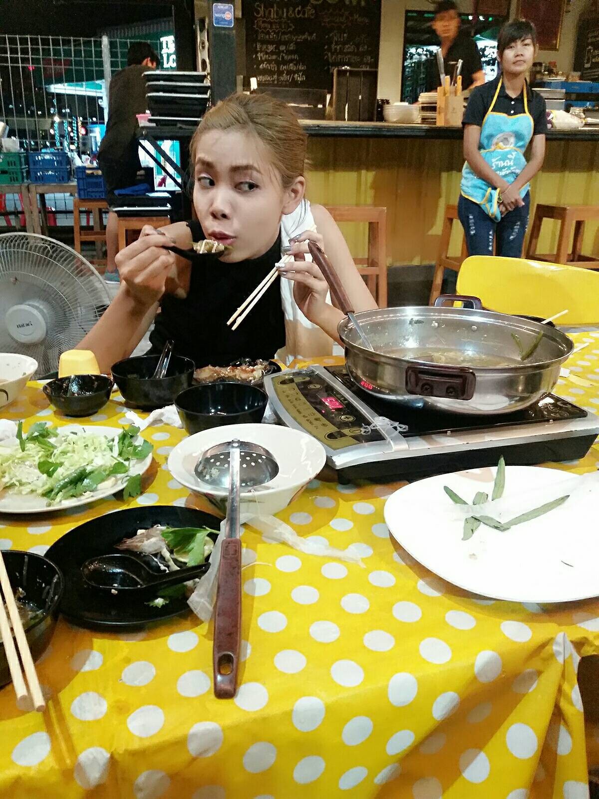 รีวิว Little Bowl Cafe - อร่อยม๊วกกก...บริการดี พูดจาสุภาพเป็นกันเอง ...