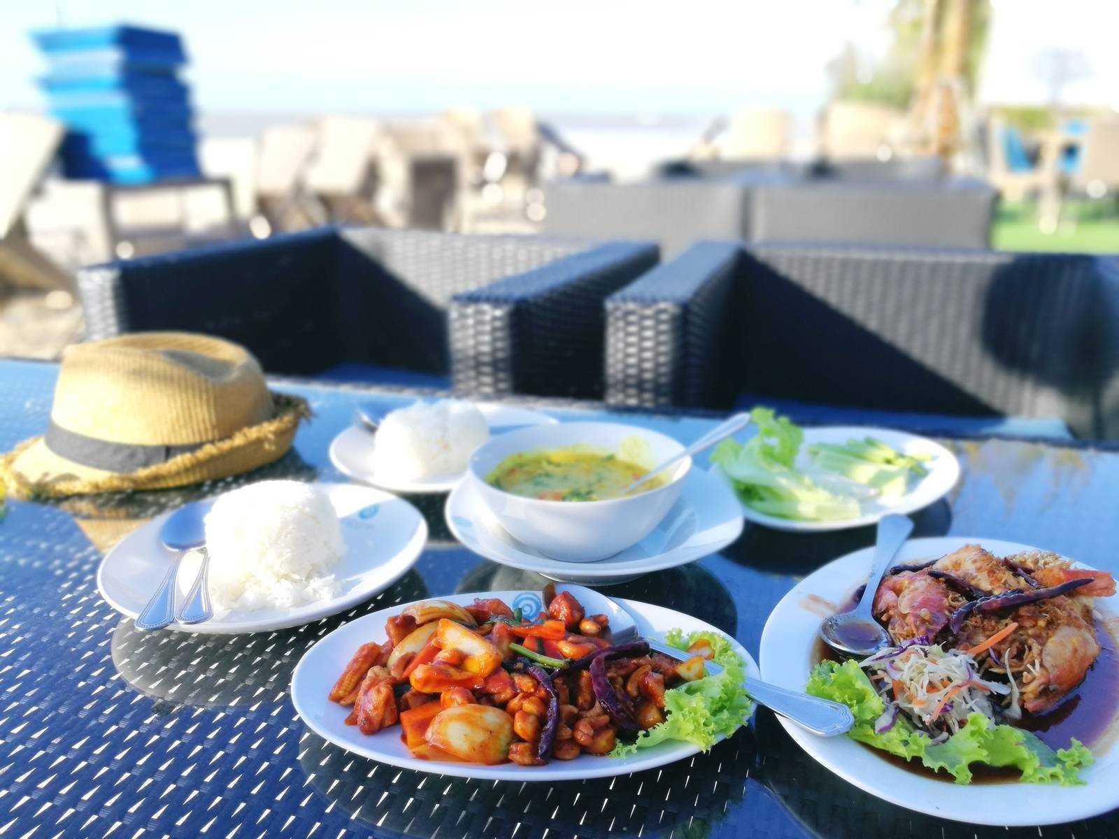 รีวิว Coco One Restaurant - มาดื่มด่ำบรรยากาศริมหาดสุดโรแมนติกด้วยกันมั้ย