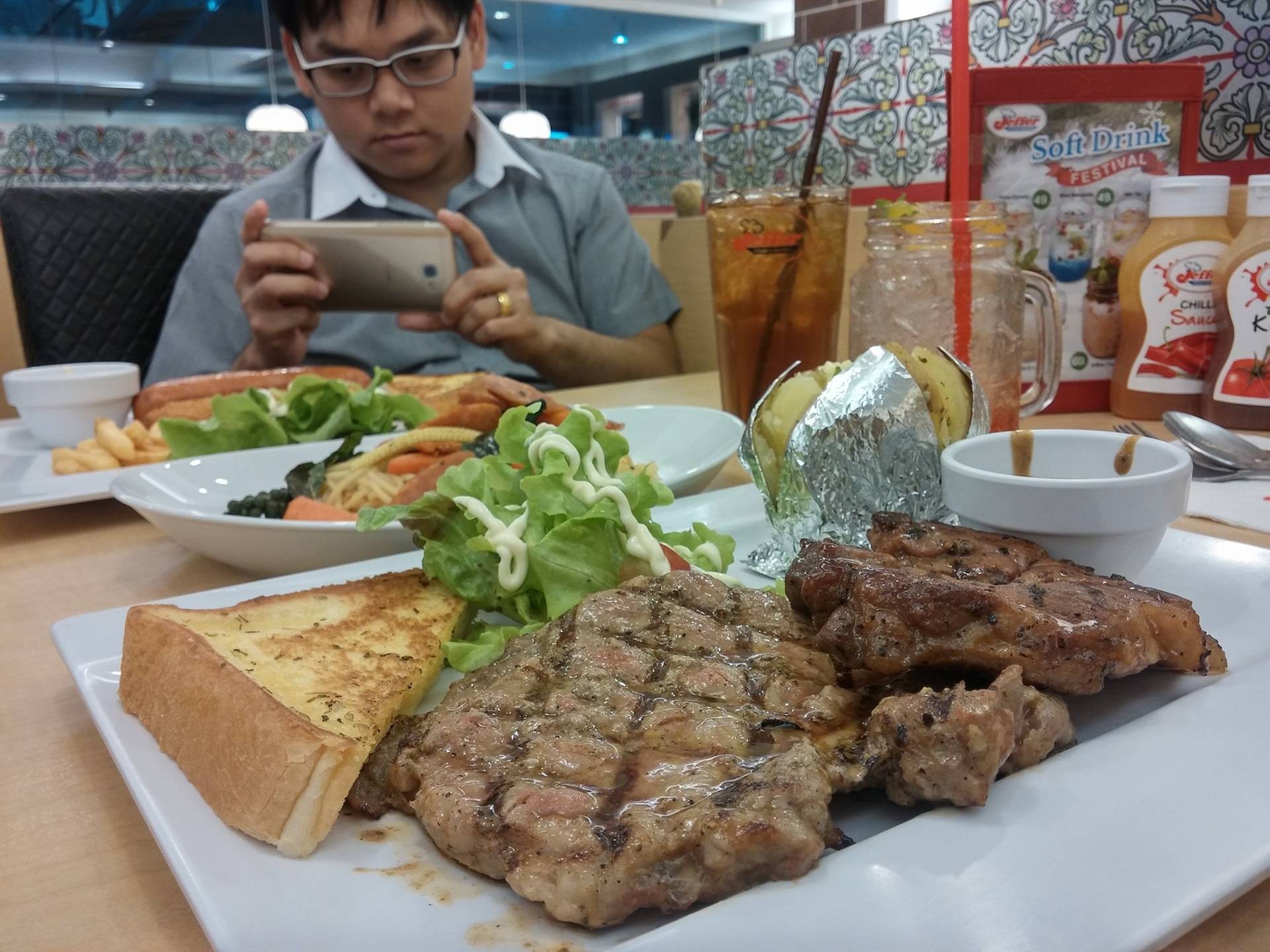 รีวิว Jeffer Steak Soho - เสต็กรสชาติกลางๆ ราคาไม่ถูกไม่แพง ร้านเงียบมาก - Wongnai
