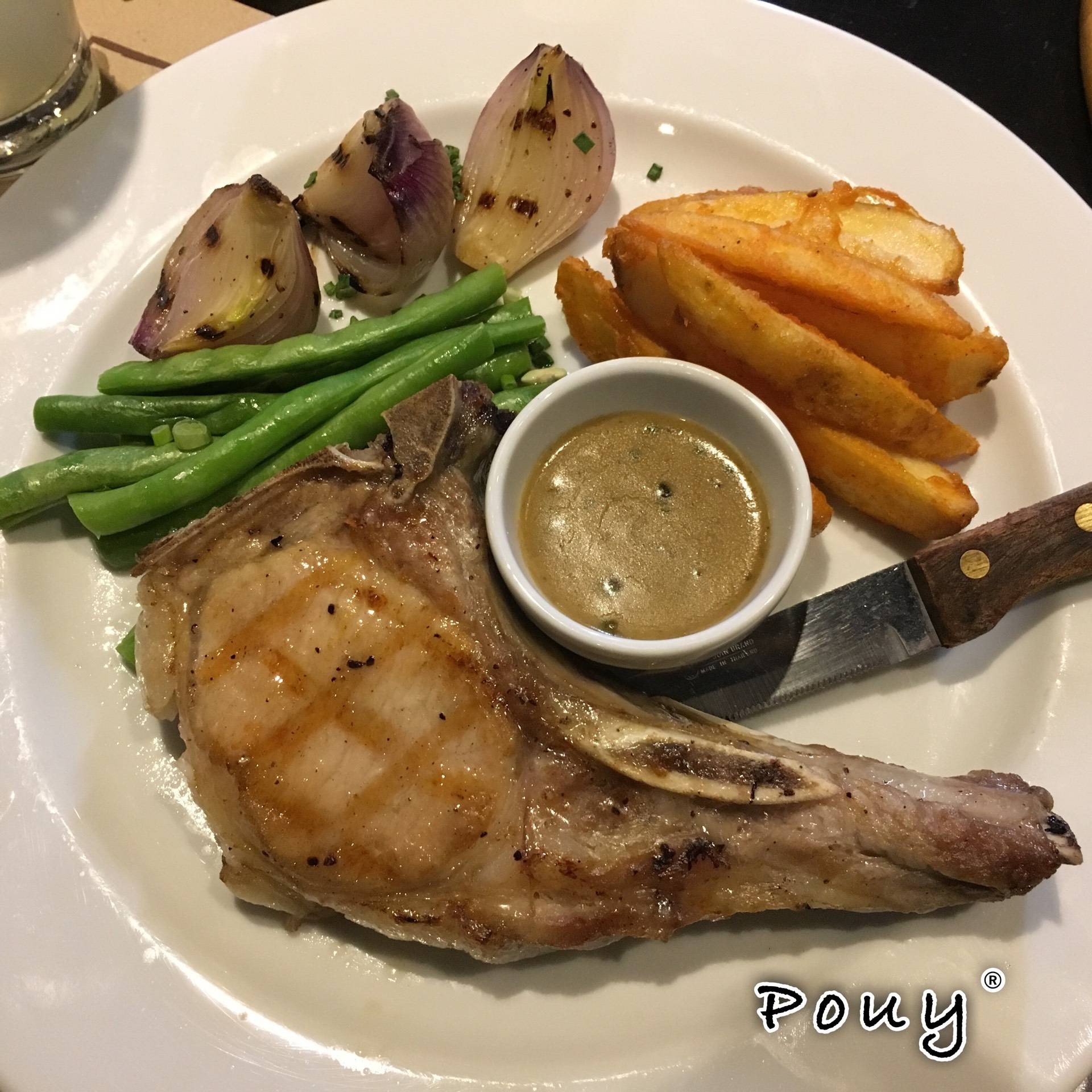 พอร์คชอป • 340.-อร่อยสุดในมื้อ ร้าน Wine Connection Silom Complex