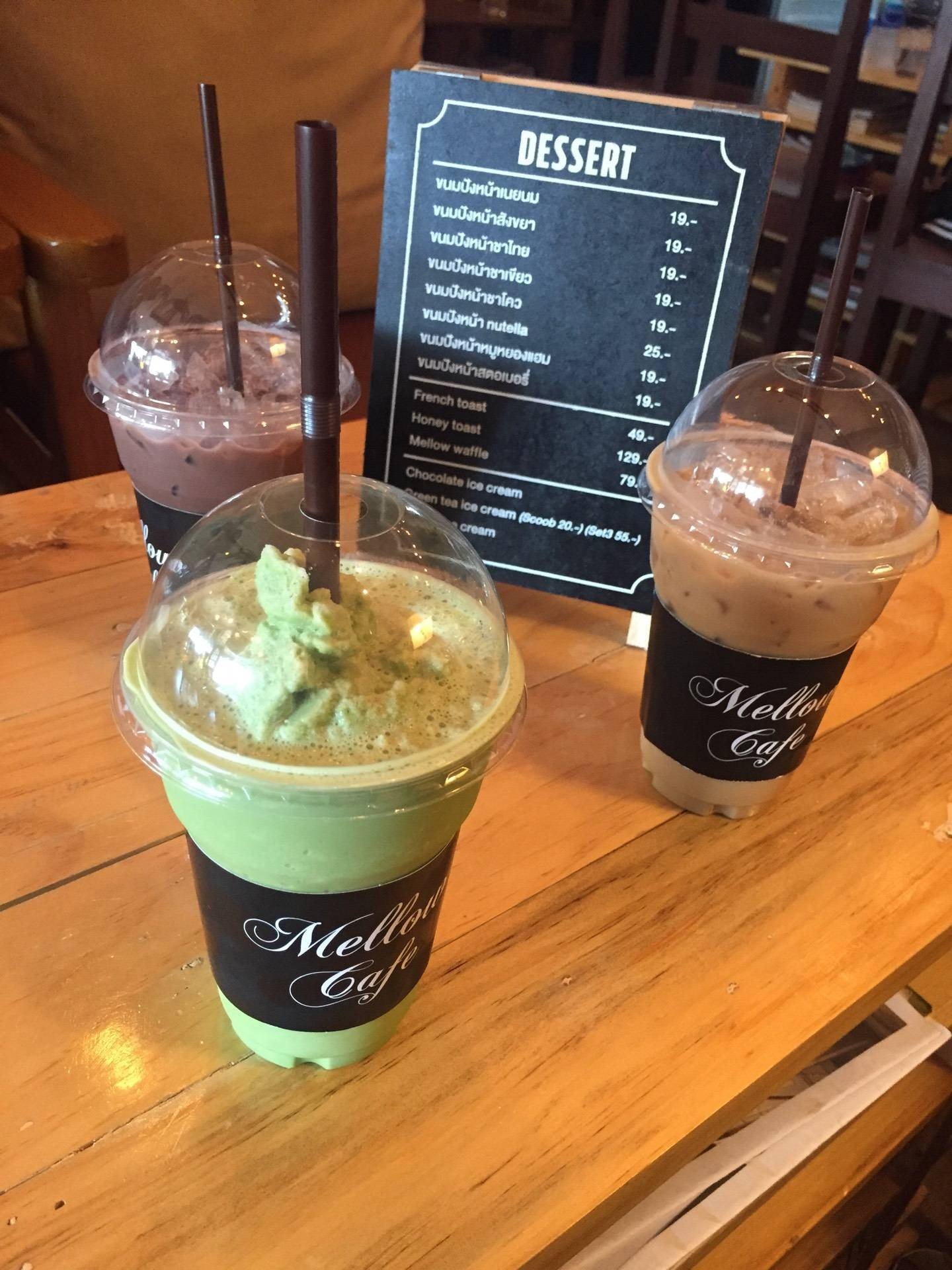 รีวิว Mellow Cafe - บรรยากาศดี