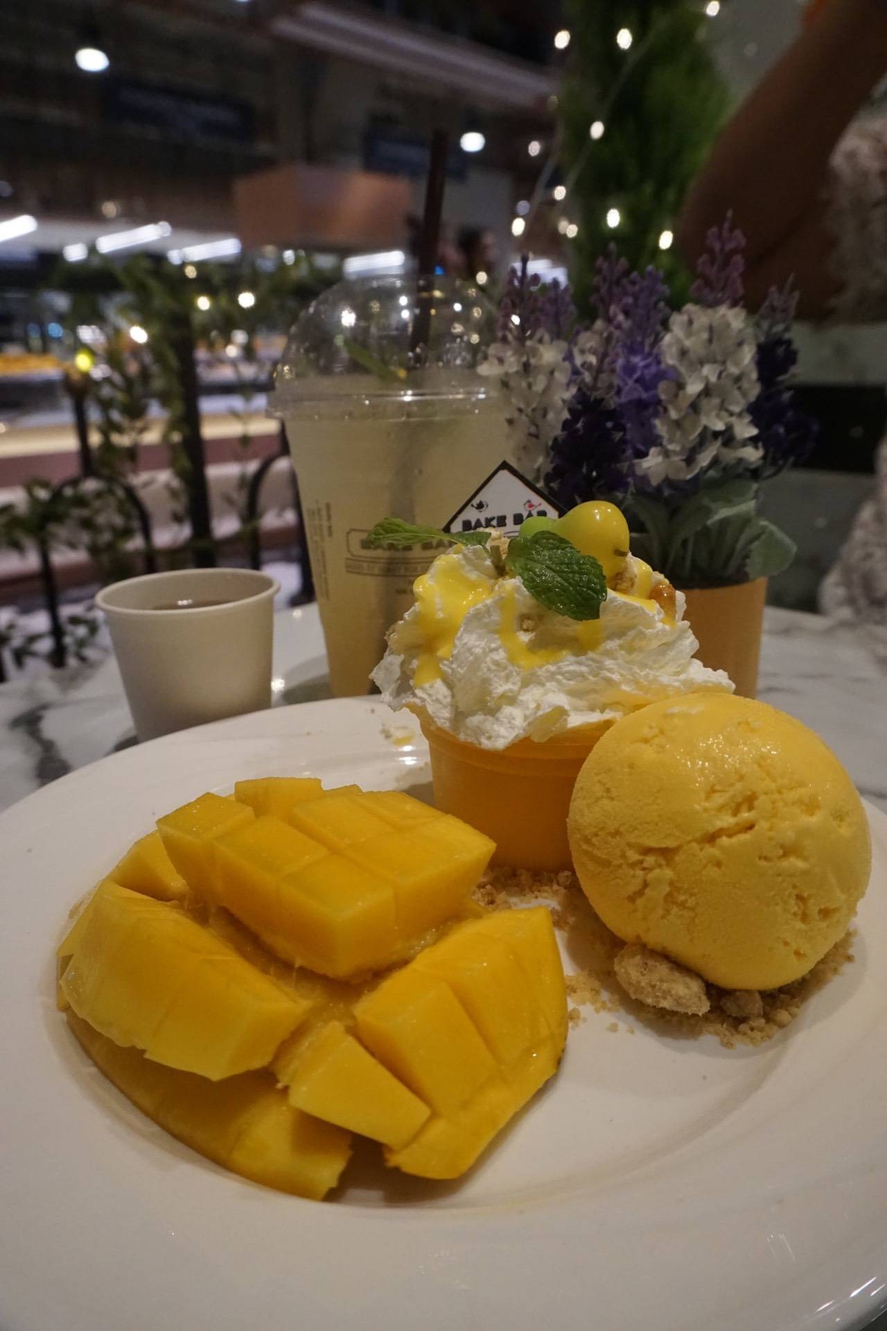 รีวิว Bake Bar Cafe - ขนมหวานหลากหลาย