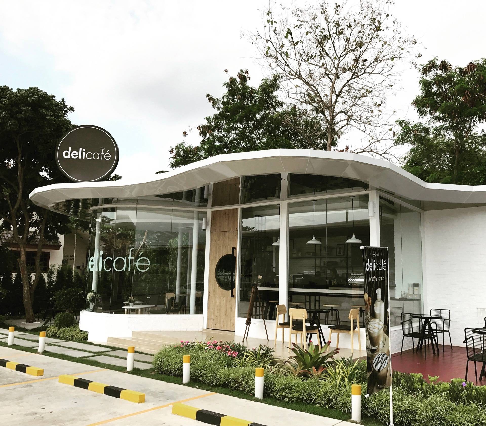 รีวิว Shell Café ธาตุนาเวง - ร้ายกาแฟเปิดใหม่ น่ารัก บรรยากาศดีในปั๊มเชลล์