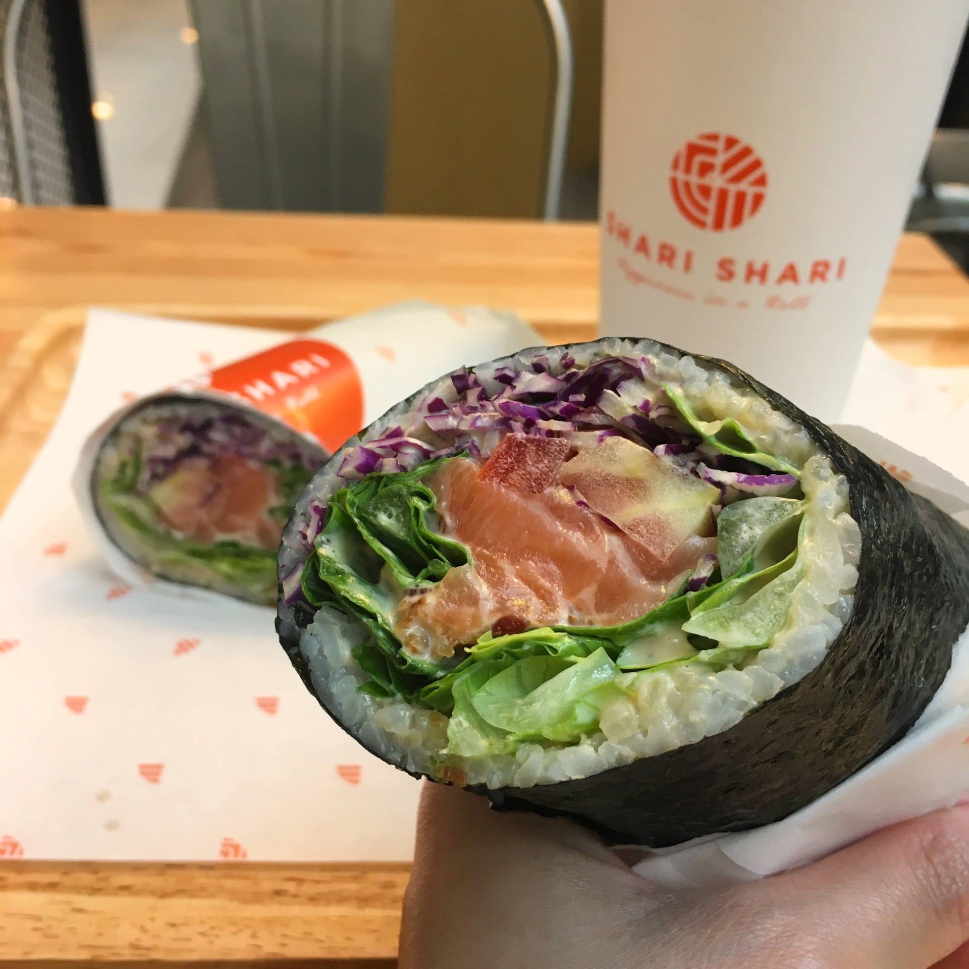 รีวิว Shari Shari Central World 6th Floor - Sushi Burrito สำหรับสาย ...