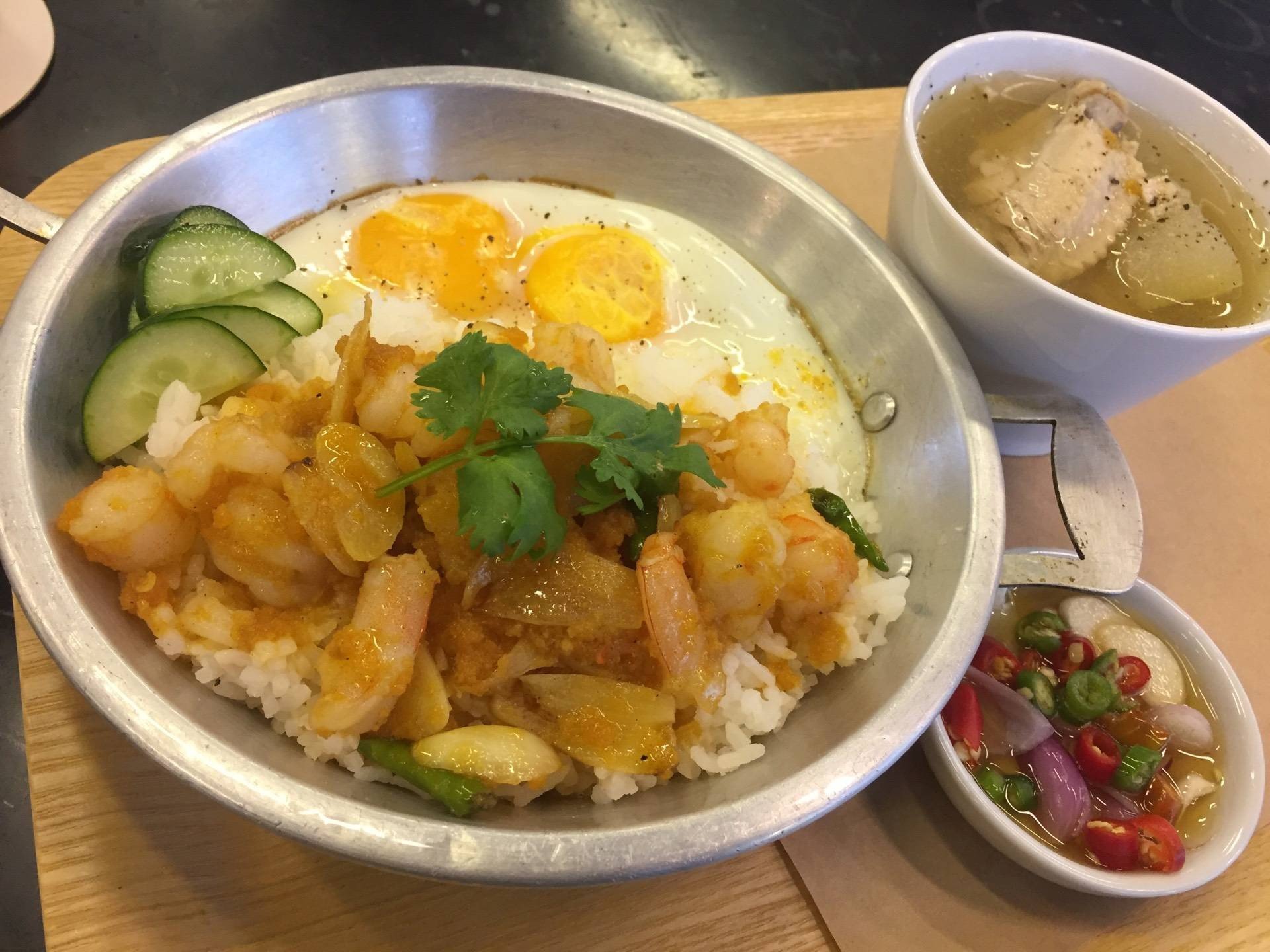 รีวิว SNP cake studio italthai tower - ช่วงนี้มีโปร สั่งอาหาร 1 จาน แถม ...