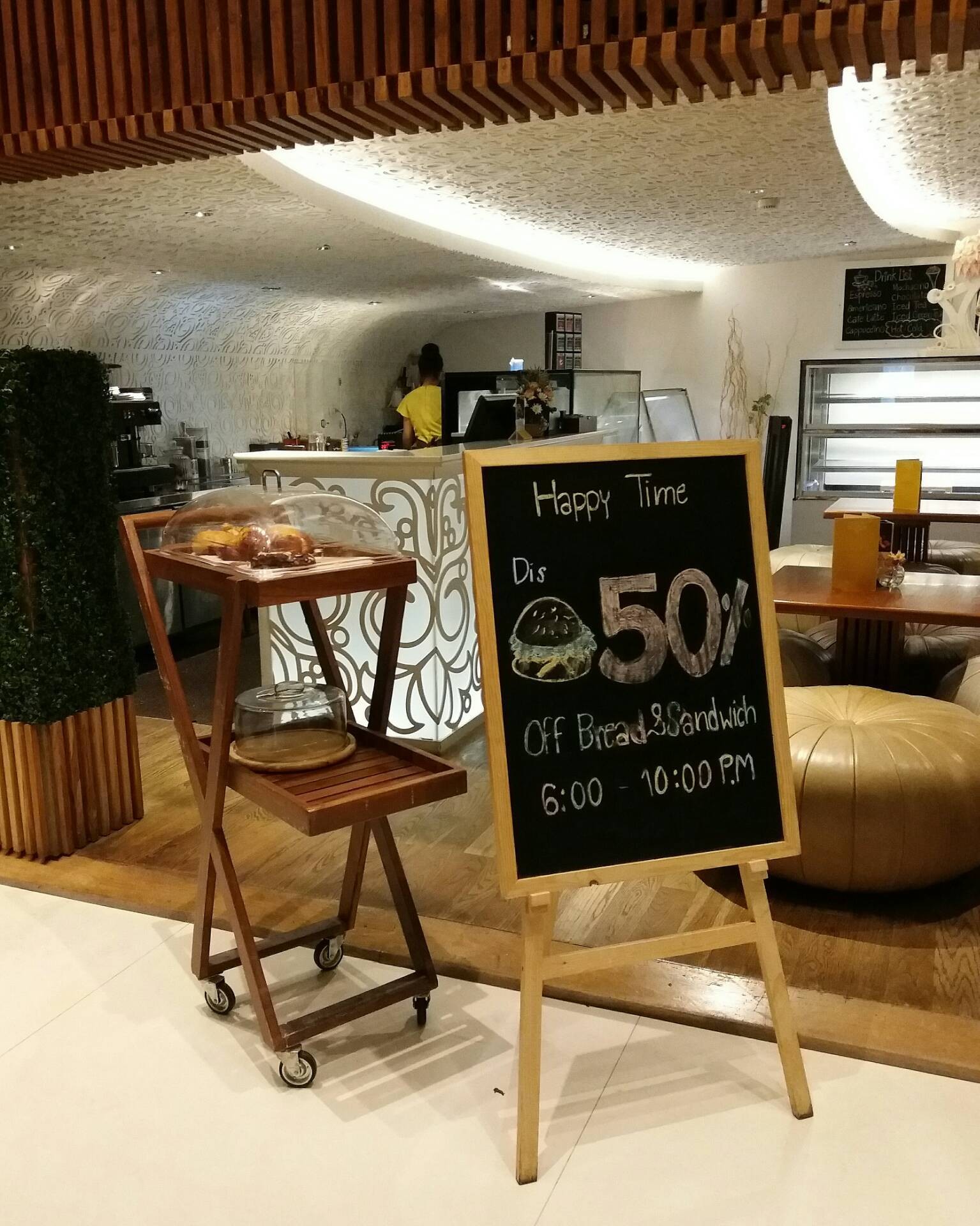 รีวิว Mellow Bakery Cafe at Cape Dara Resort - โปรลด 50%