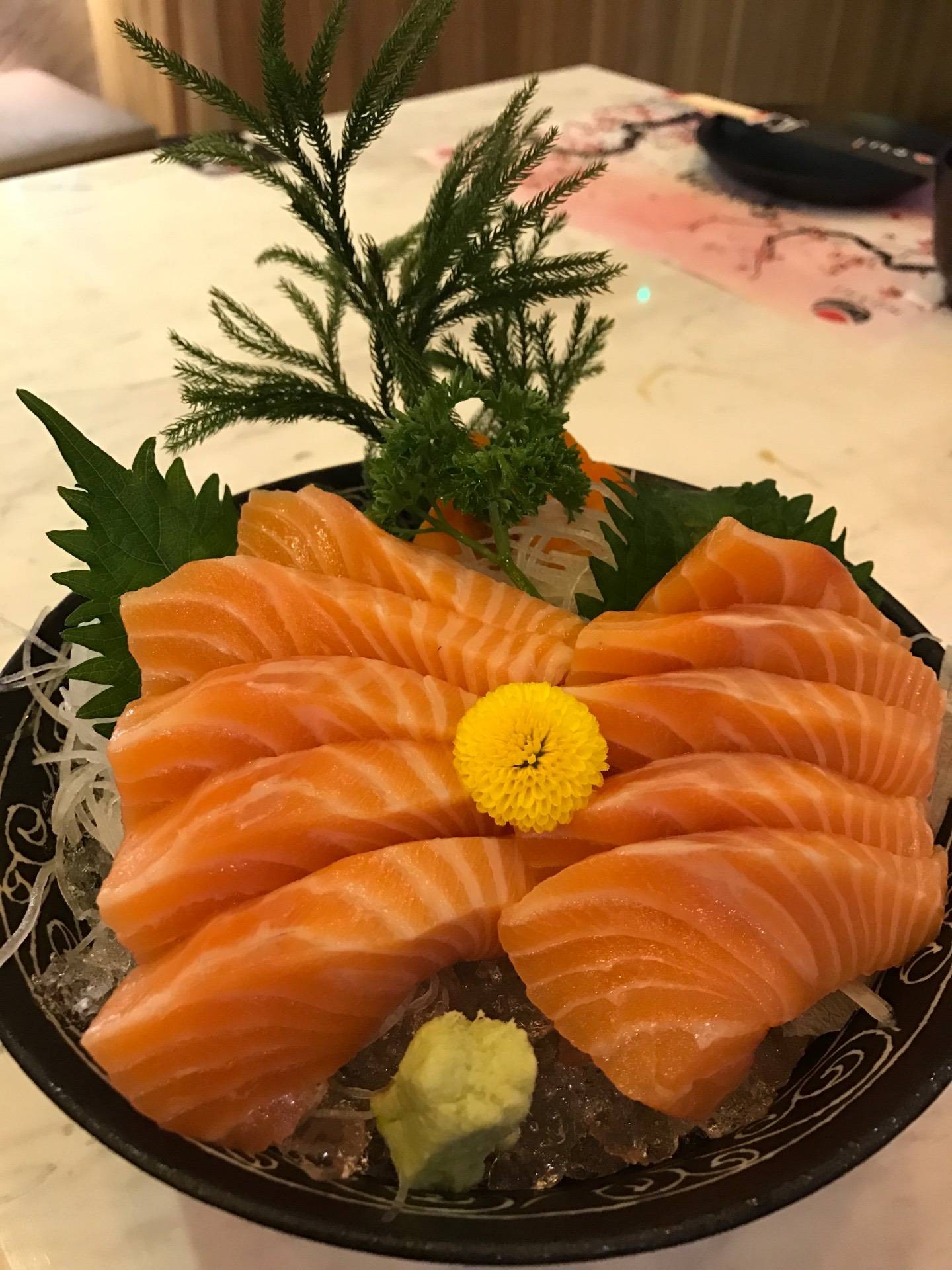 แซลมอนซาชิมิ ร้าน HOSHI JAPANESE ริเวอร์ไซด์ เจริญนคร