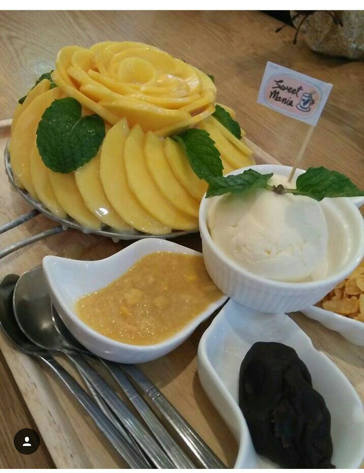 รีวิว Sweet Mania Cafe' Milk Sweet Mania Cafe Milk - บิงซูมะม่วงอร่อยดีค่ะ