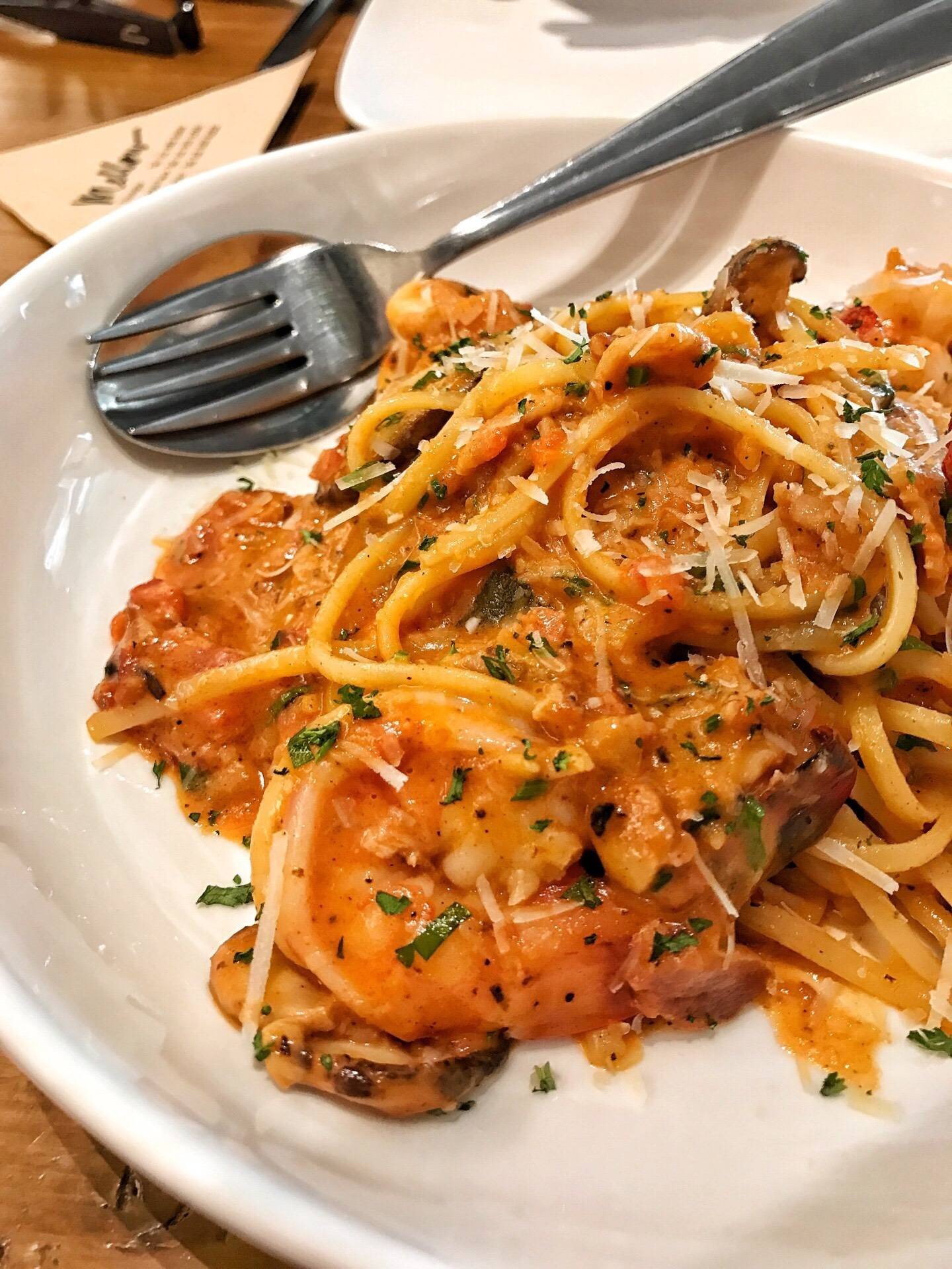 รีวิว Mellow Restaurant & Bar เอ็มควอเทียร์ - รสชาติโอเค นั่งทานชิวๆ ...