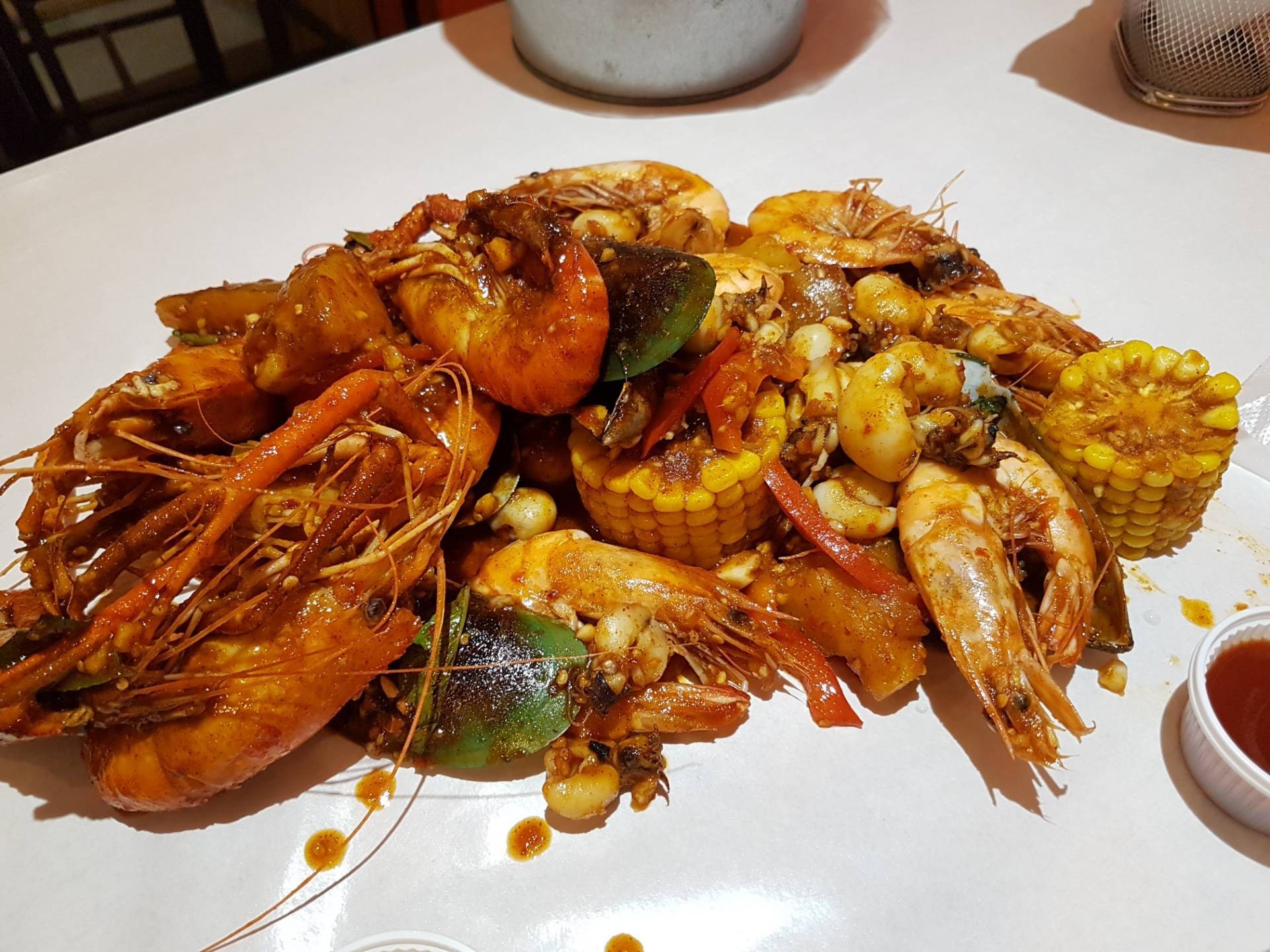 รีวิว Holy Shrimp The Scene - สนุกและอร่อยดี