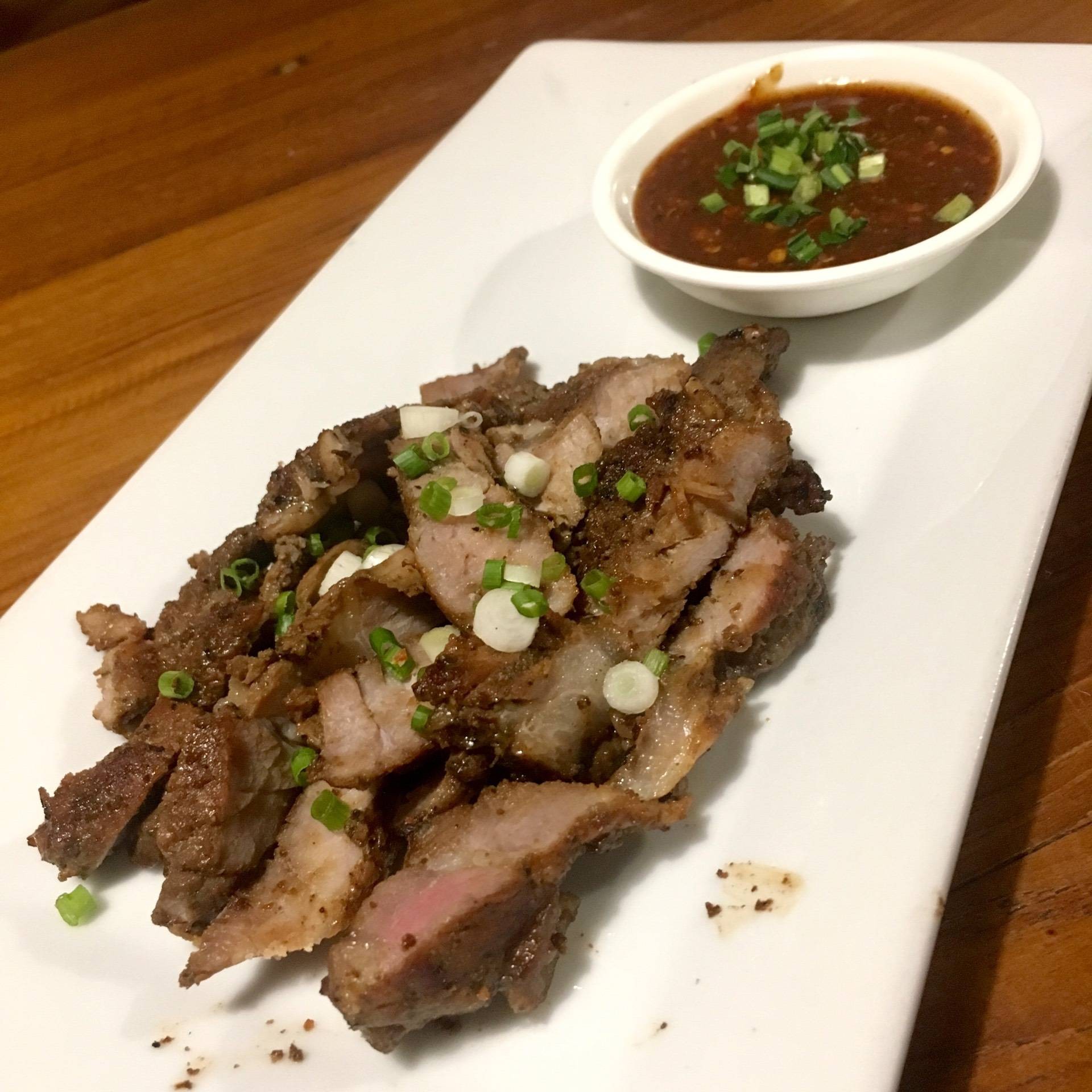 รีวิว Wolf's Den Bar & Restaurant พระรามเก้า 60 - เพลงเพราะๆ นั่งจิบ ...