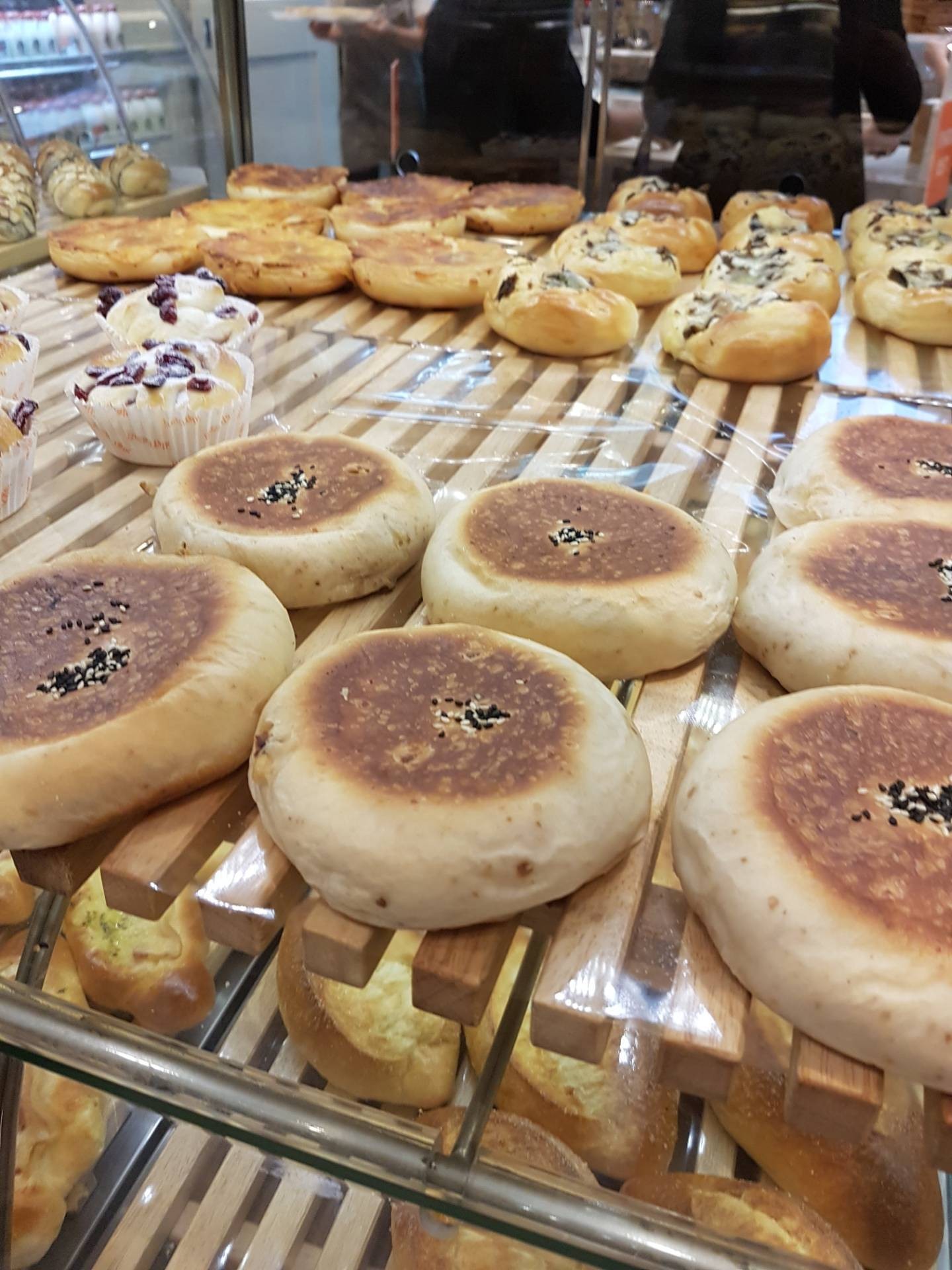 รีวิว Breadtalk Central Rama 9 - มีแต่ขนมหน้าตาหน้าทานทั้งร้านเลย มาดูสิ