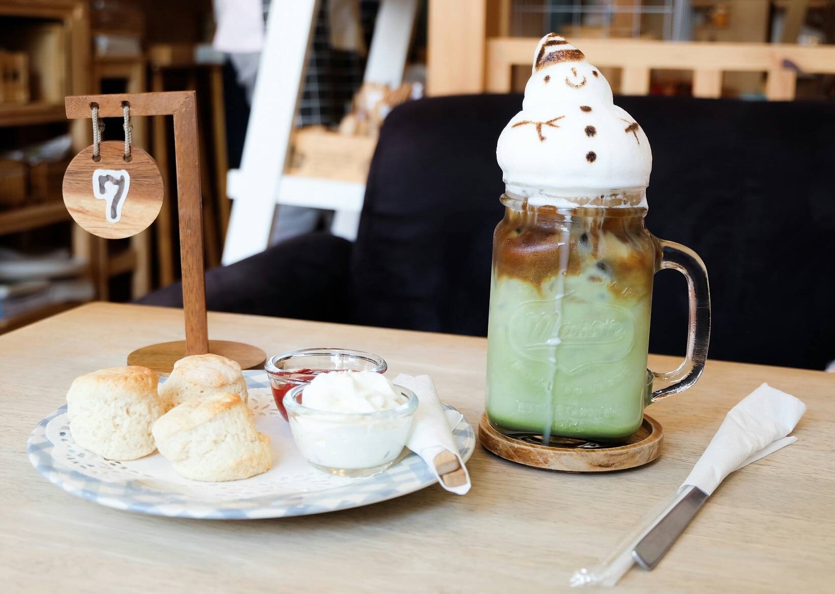 รีวิว Two Spoons Tale Cafe & Zakka - คาเฟ่เล็กๆ ในเมืองทองธานี