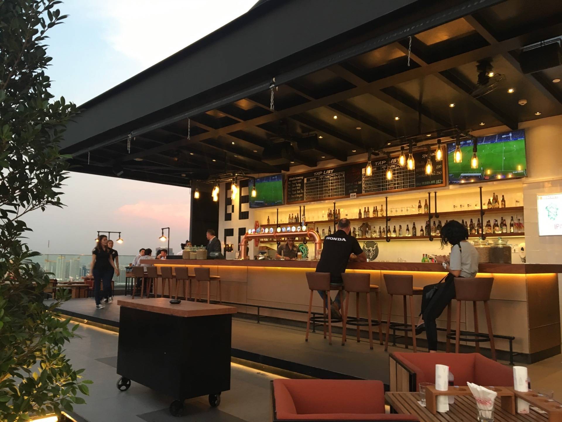 ร้าน Brewski Rooftop Bar | รีวิวร้านอาหาร