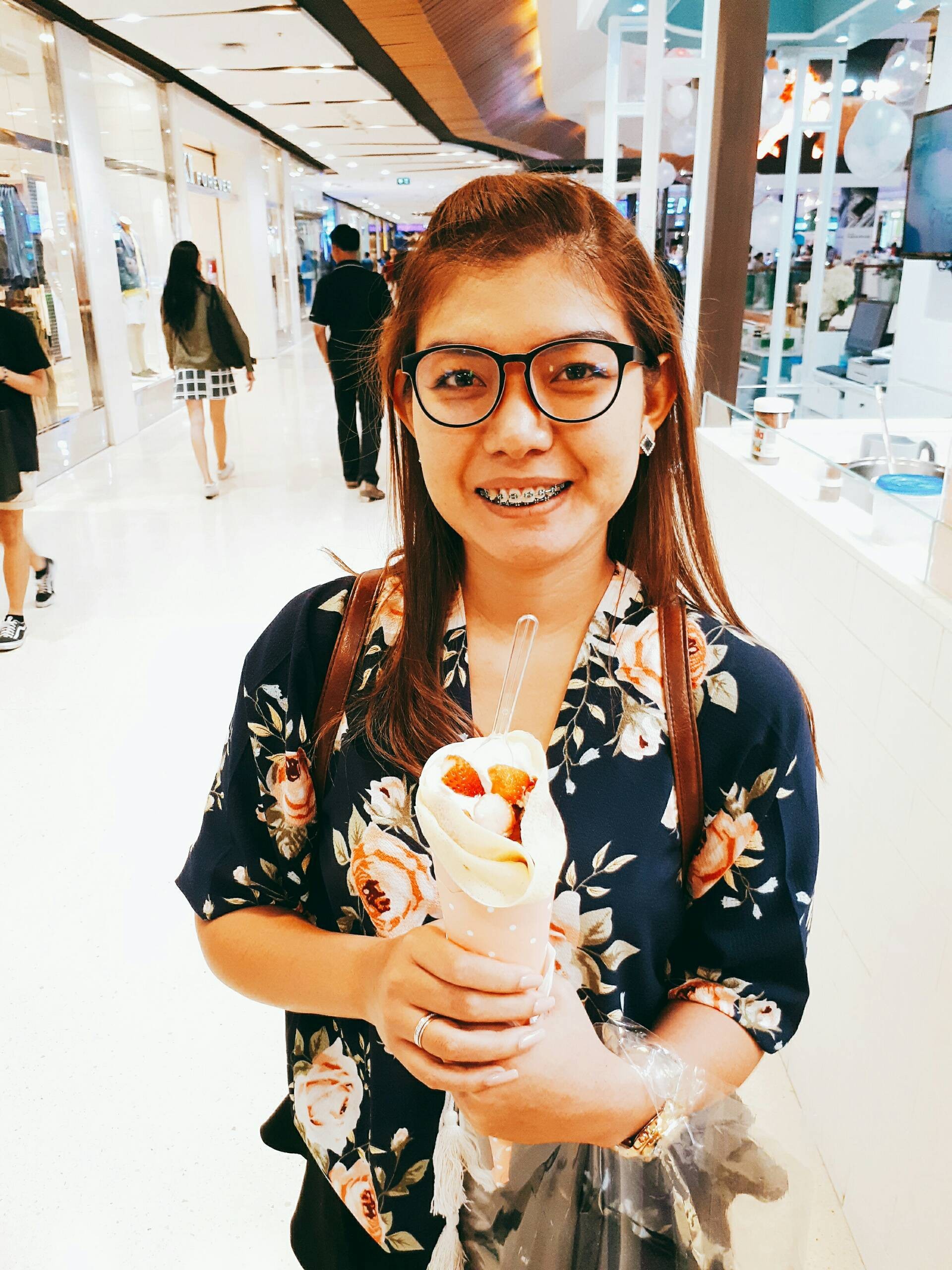 รีวิว Harajuku Cafe Crape เซ็นทรัลลาดพร้าว - มาฟินกับของหวานกันหน่อย - Wongnai