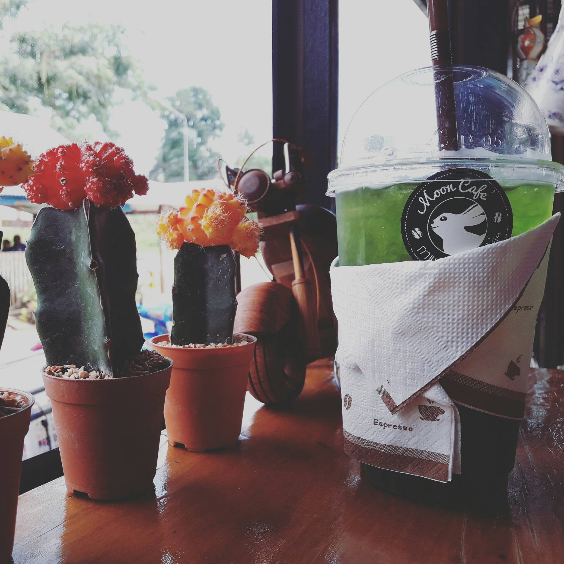 รีวิว Moon Cafe' - Moon Cafe' ด่านเจดีย์สามองค์