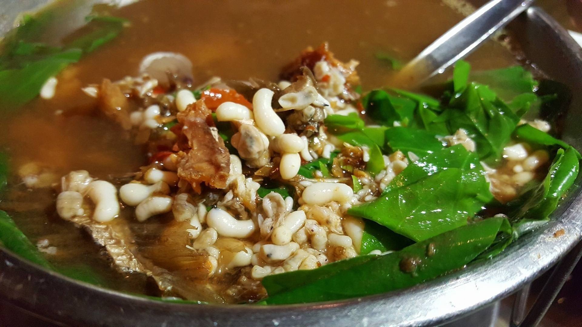 รีวิว ครกไม้ไทยลาว ลาดปลาเค้า - อาหารอีสานรสแซ่บแกงไข่มดแดงรสเลิศ - Wongnai