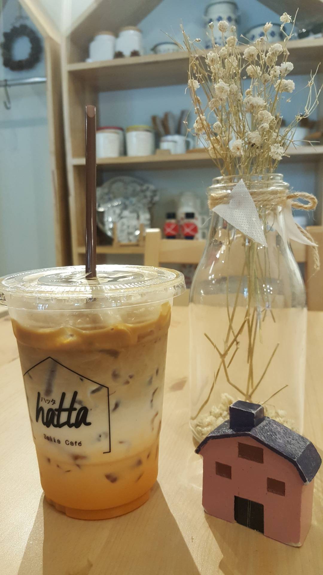 รีวิว Hatta zakka cafe - พนักงาน เจ้าของร้านบริการดี บรรยากาศในร้านสงบ ...