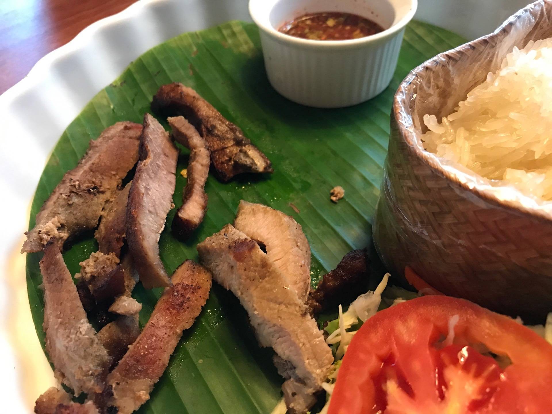 รีวิว Factory cafe - ดีแต่บรรยากาศ อาหารธรรมดามาก บริการไม่ดี