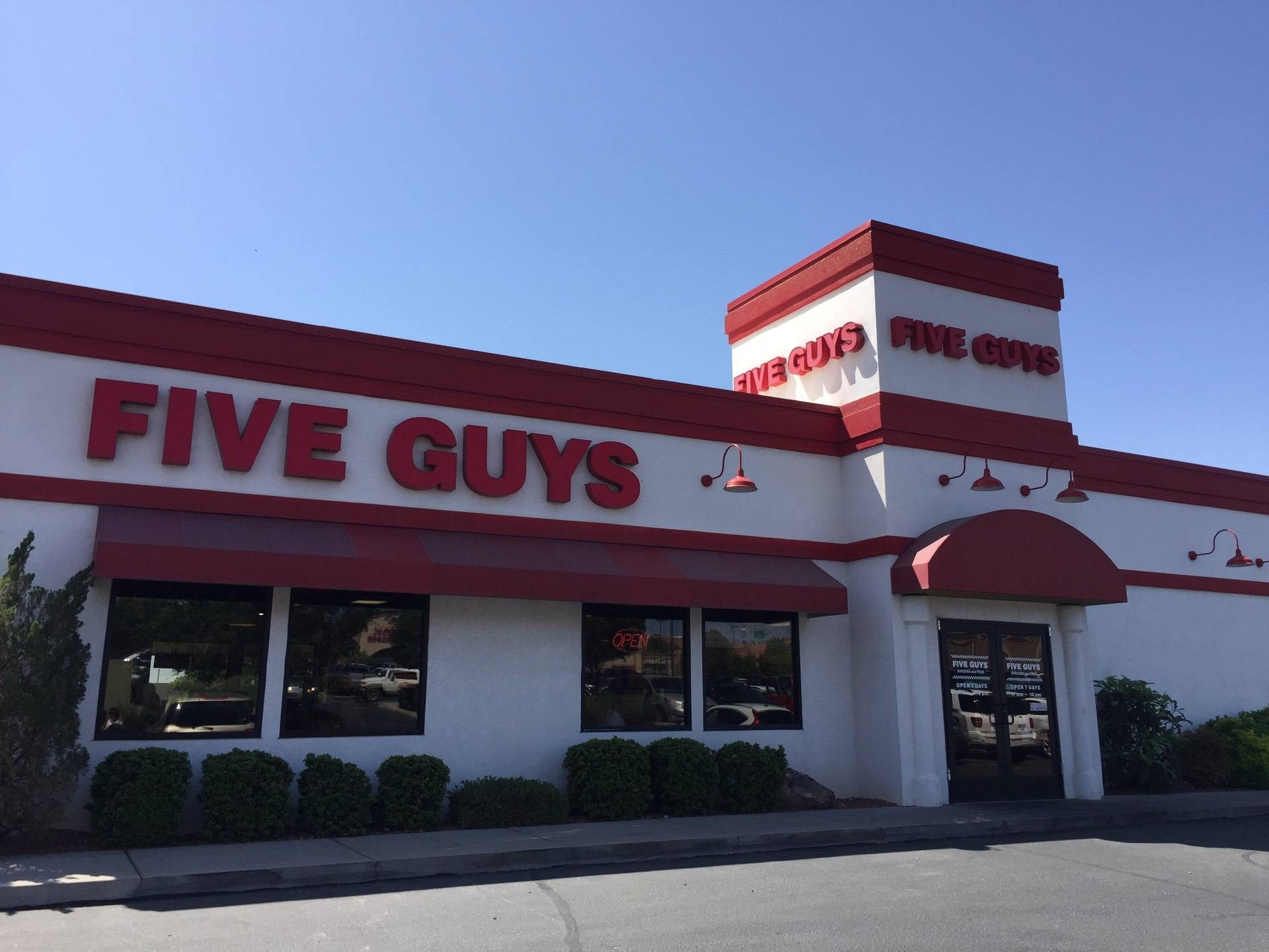 ร้าน Five Guys St George | รีวิวร้านอาหาร