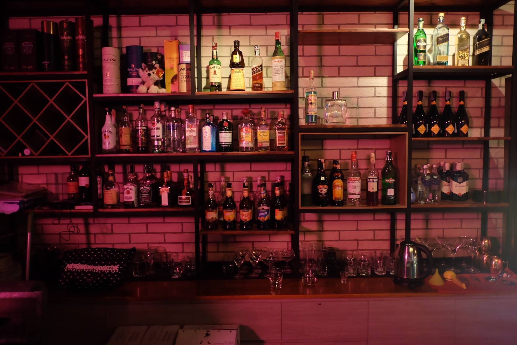 รูป REUNION Social Gathering Bar & Bistro